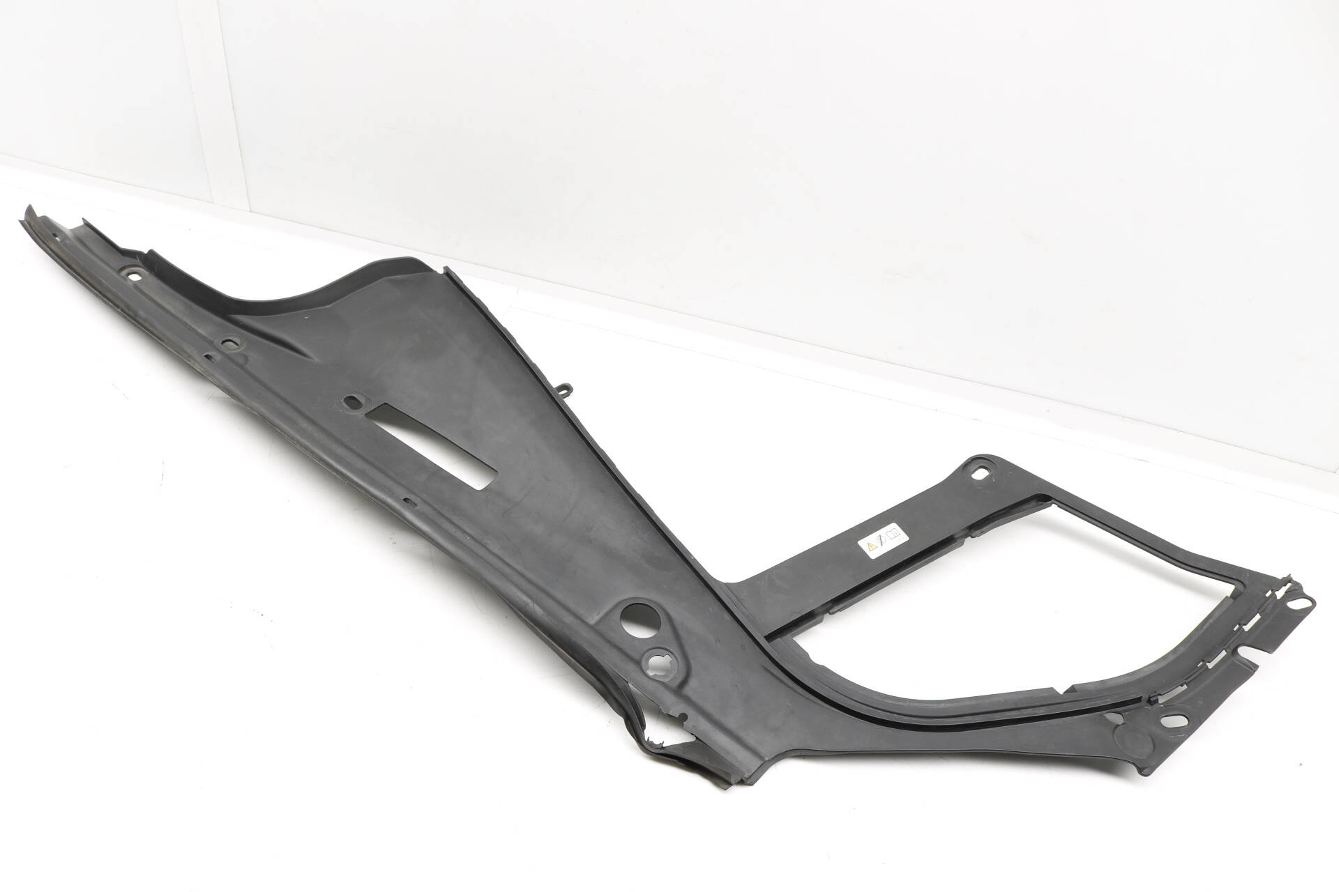 RIGHT - HOOD SEAL SUPPORT / COVER PANEL - BMW 528I XDRIVE 535D XDRIVE