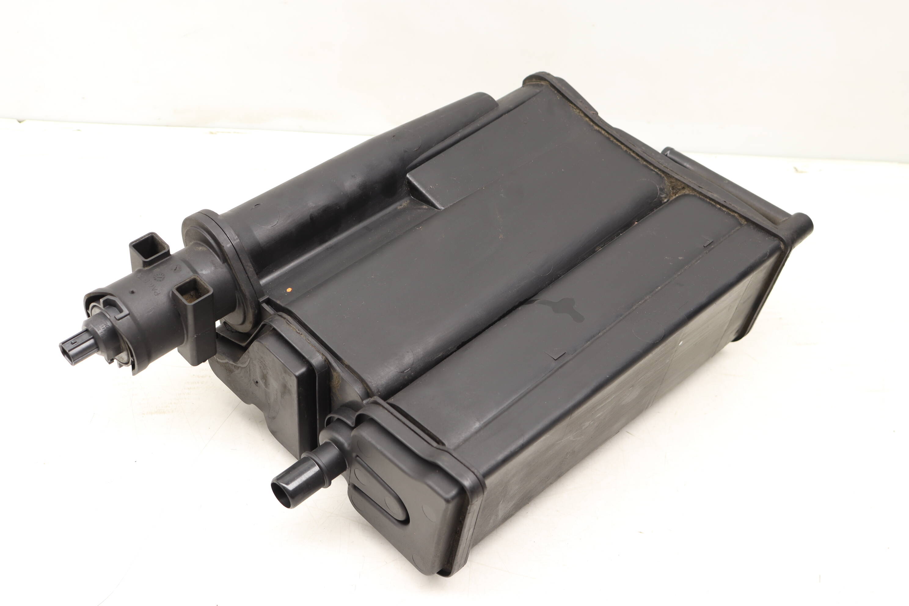 Mercedes-Benz Fuel Evap Charcoal Canister 2224700059