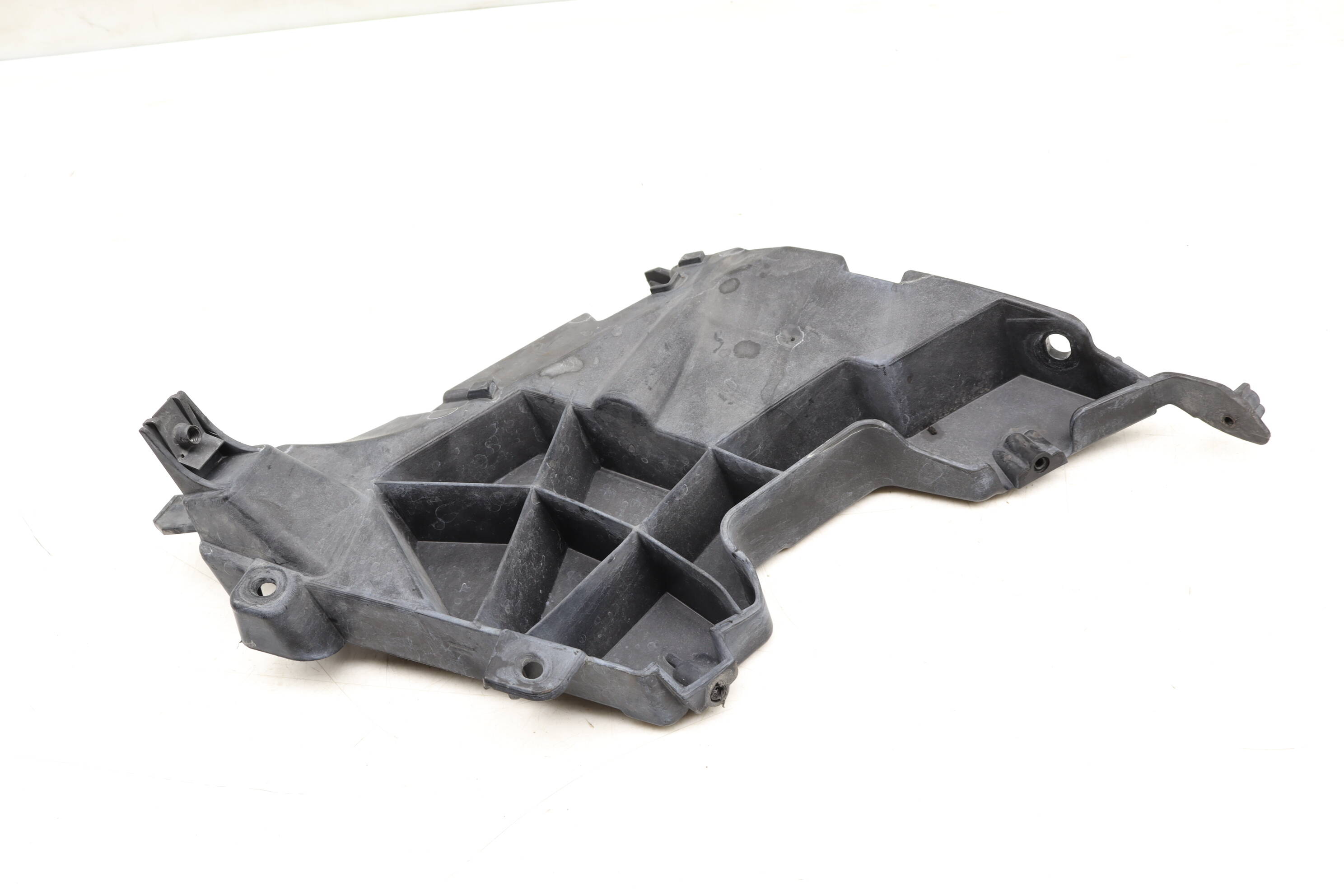 Audi Front Right Bumper Guide Bracket 4G8807284A