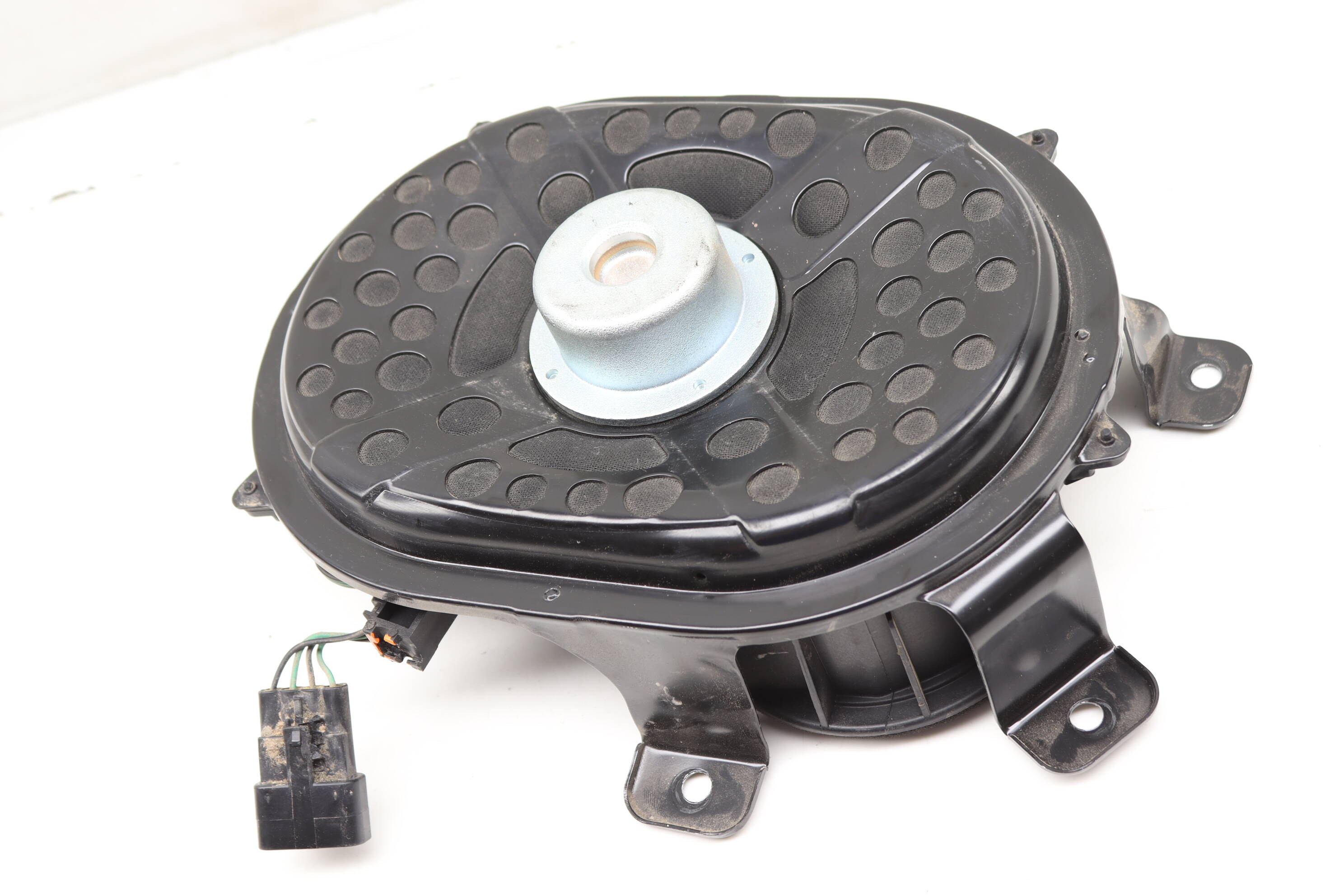 Land Rover Rear Subwoofer Speaker / Woofer HK8318808AB