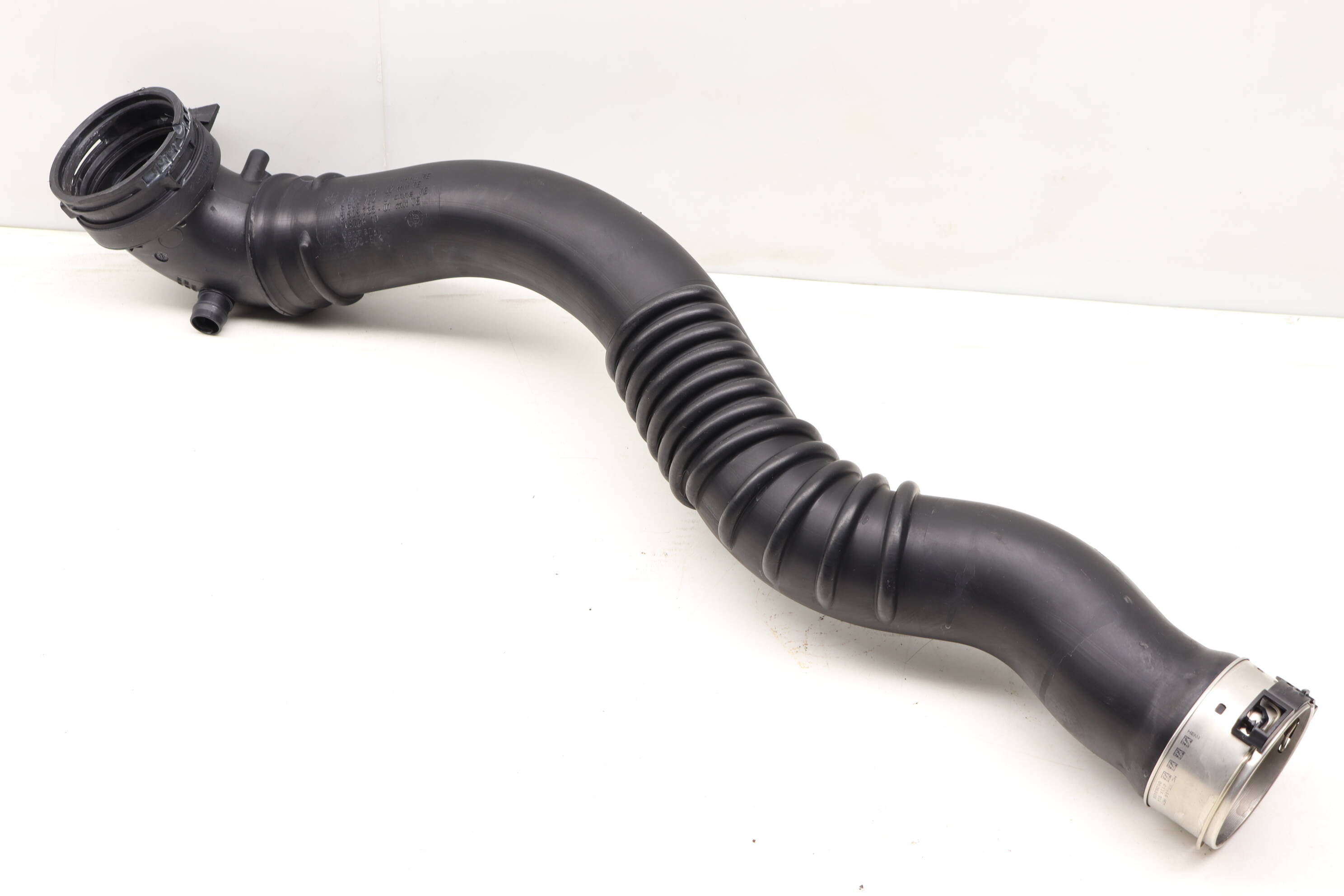 BMW Turbo Intercooler Hose / Line 13717605044