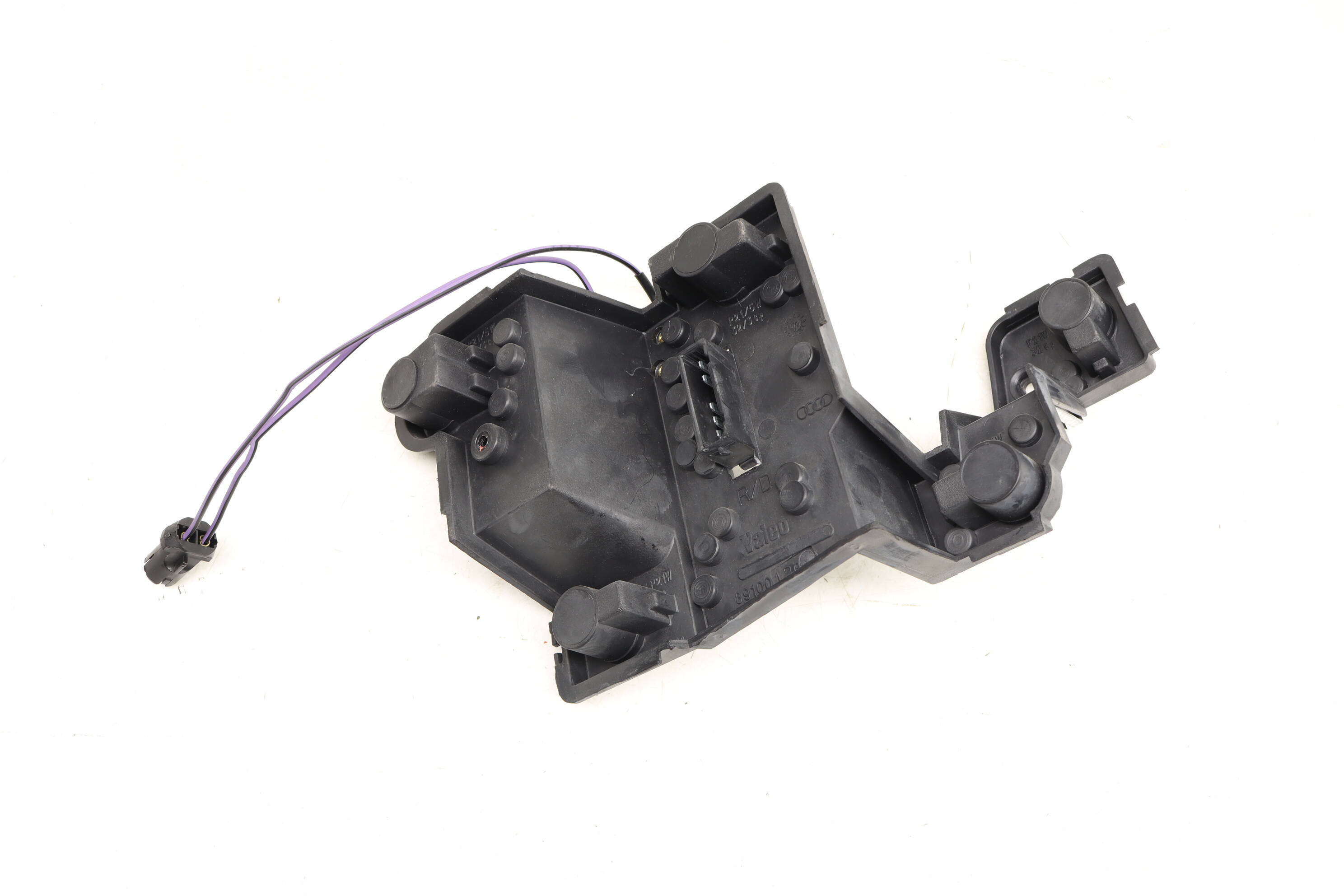 Audi Right Tail Light Bulb Holder / Socket 8N0945258A