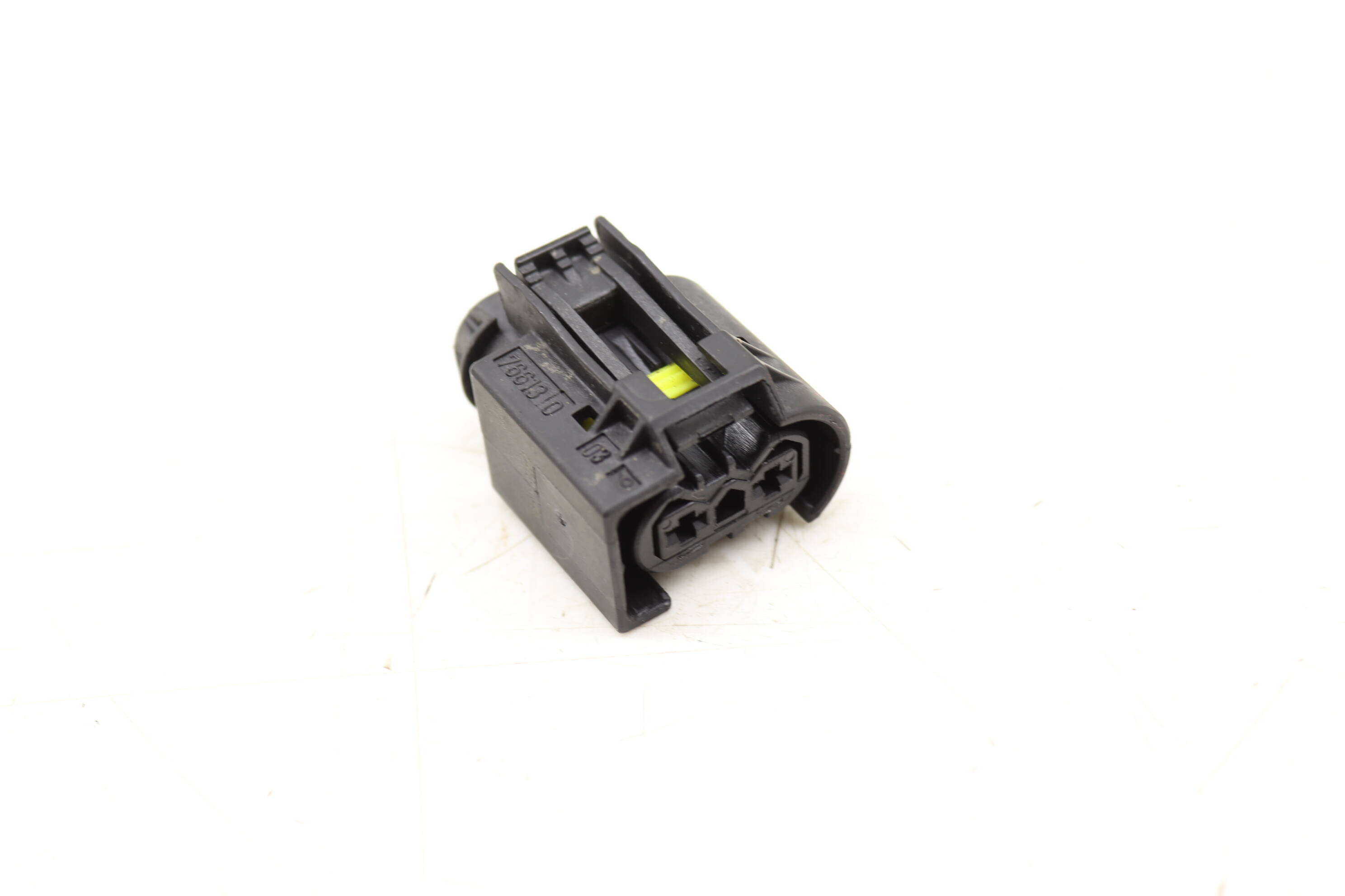 BMW 3-Pin Wiring Connector / Pigtail 12527514236