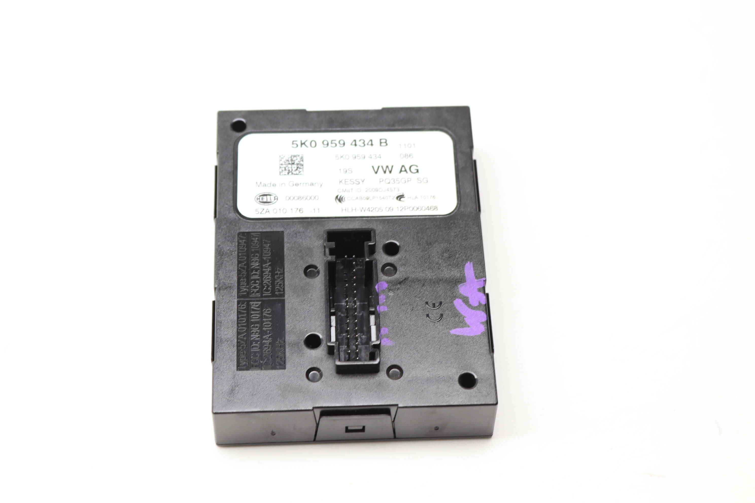 VW Keyless Entry / Kessy Module 5K0959434B