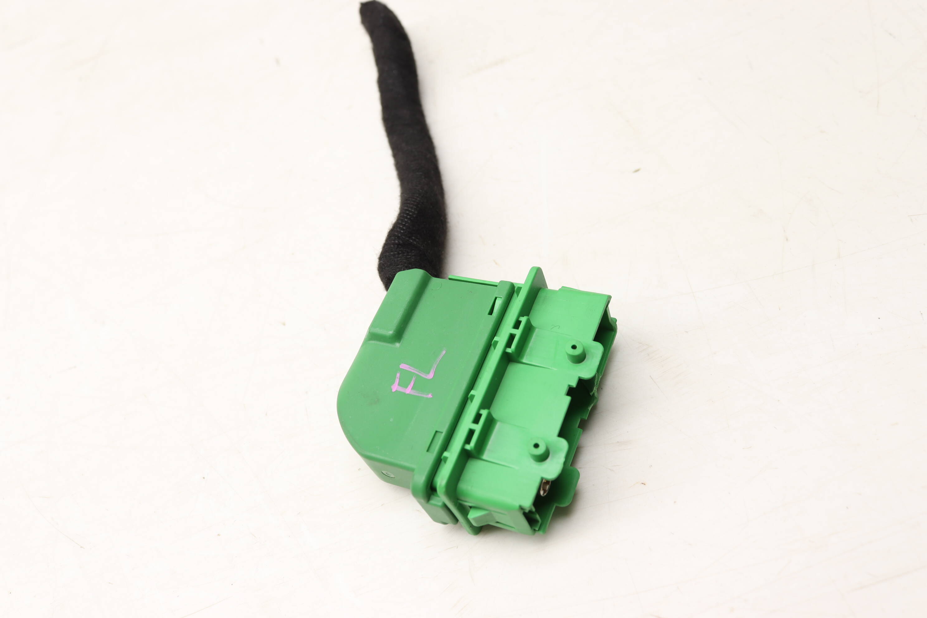 DOOR WIRING HARNESS CONNECTOR / PIGTAIL (21-PIN) - AUDI Q7 - 4M0972701