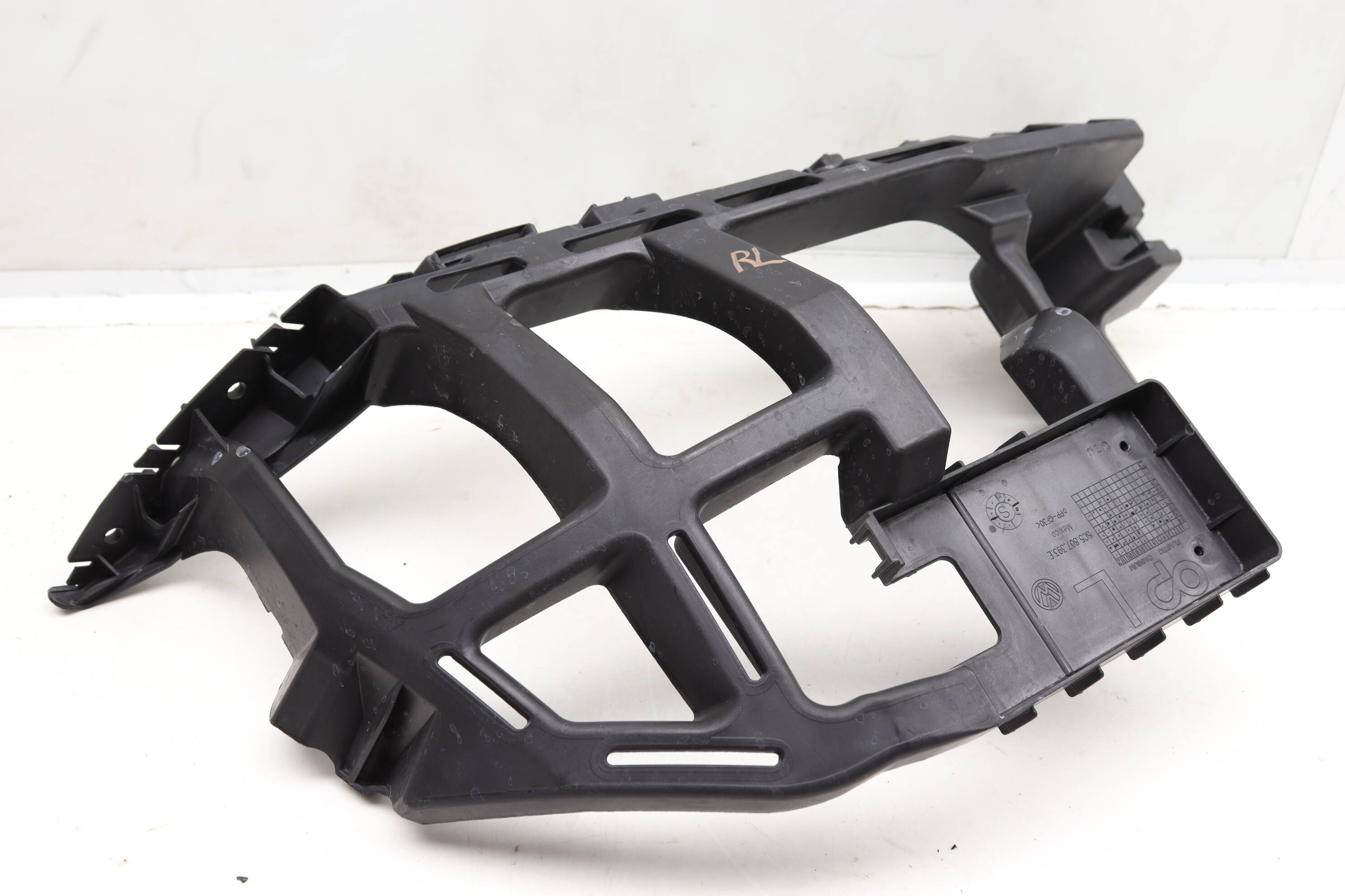 VW Left Rear Bumper Guide / Mount Bracket (Beetle) 5C5807393E