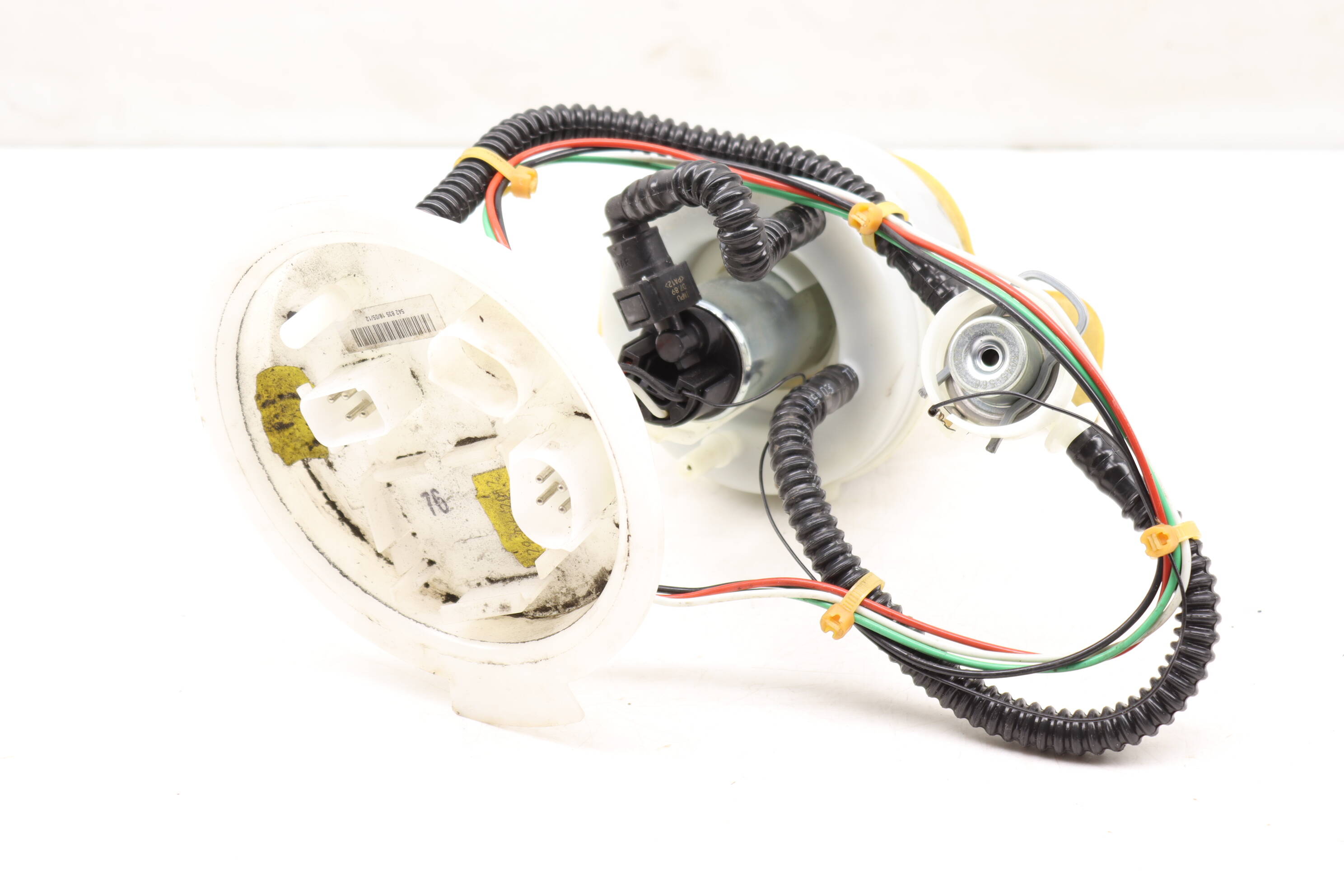 BMW Fuel Pump (M6, M6 Gran Coupe, M5) 16117845656