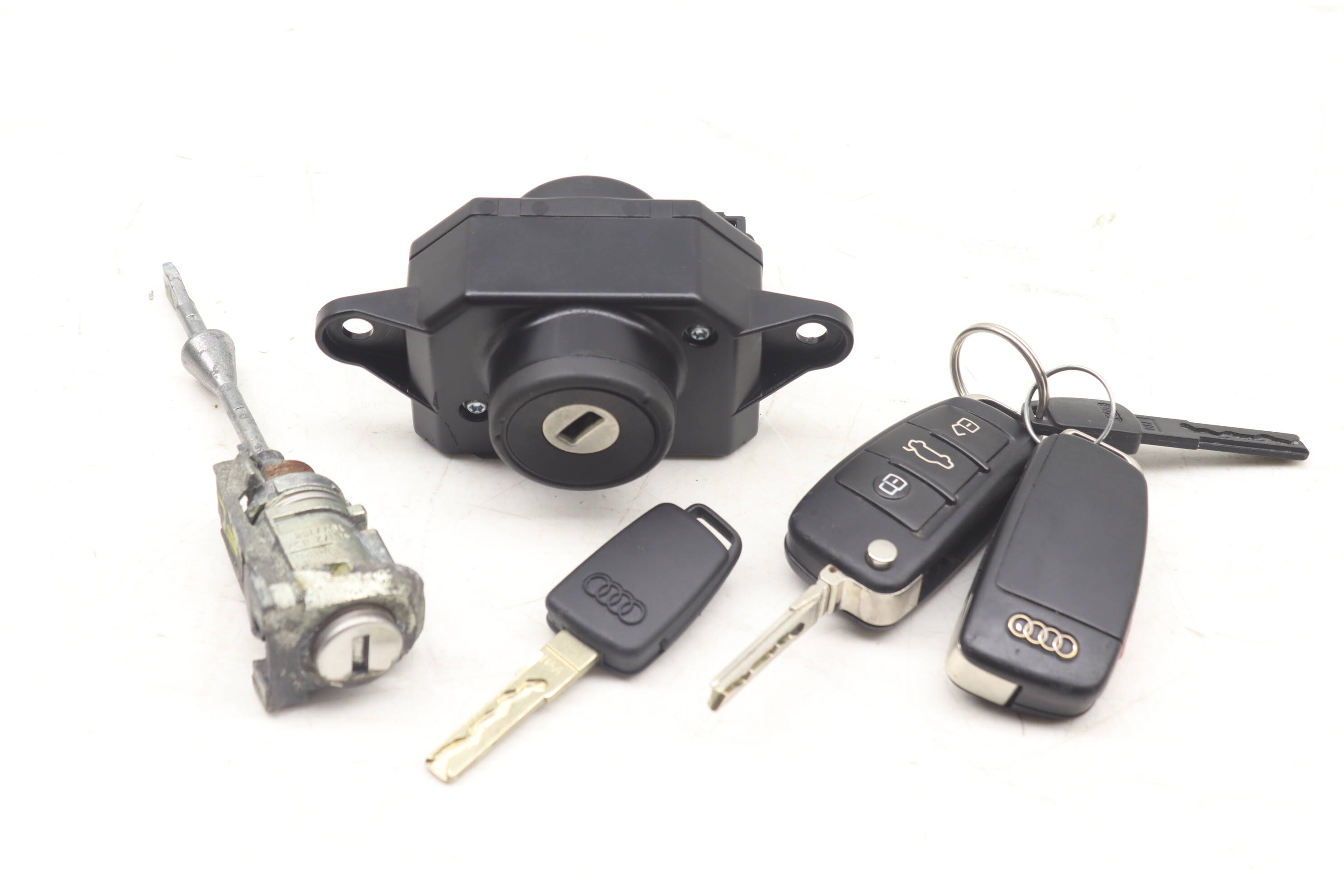 IGNITION SWITCH / CYLINDER W/ KEY - AUDI Q7 - 4F0910132J