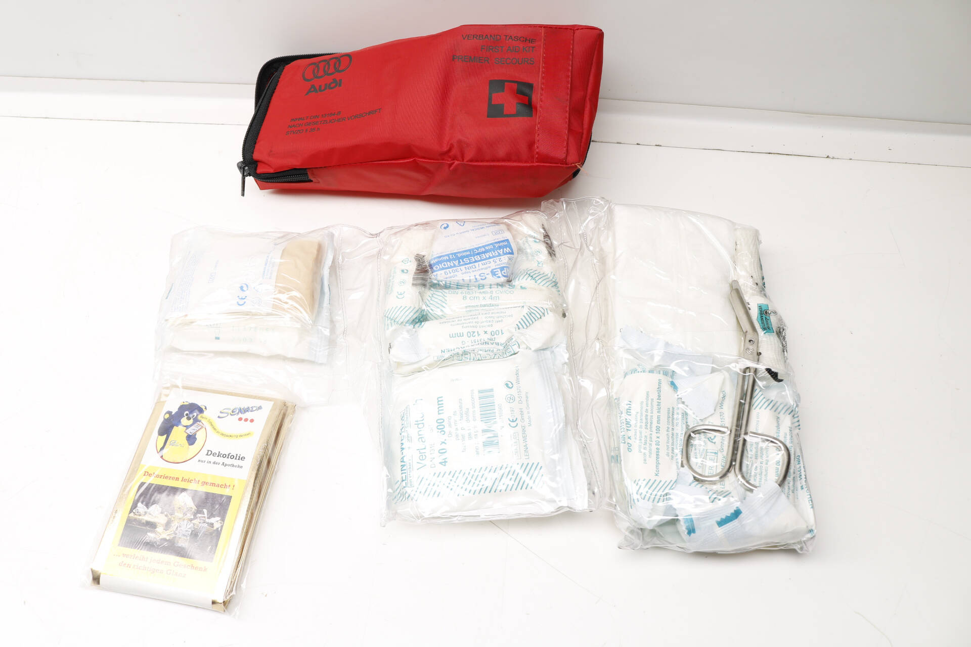 Audi First Aid Kit (A4 Quattro, A4, S4) 8L0860282