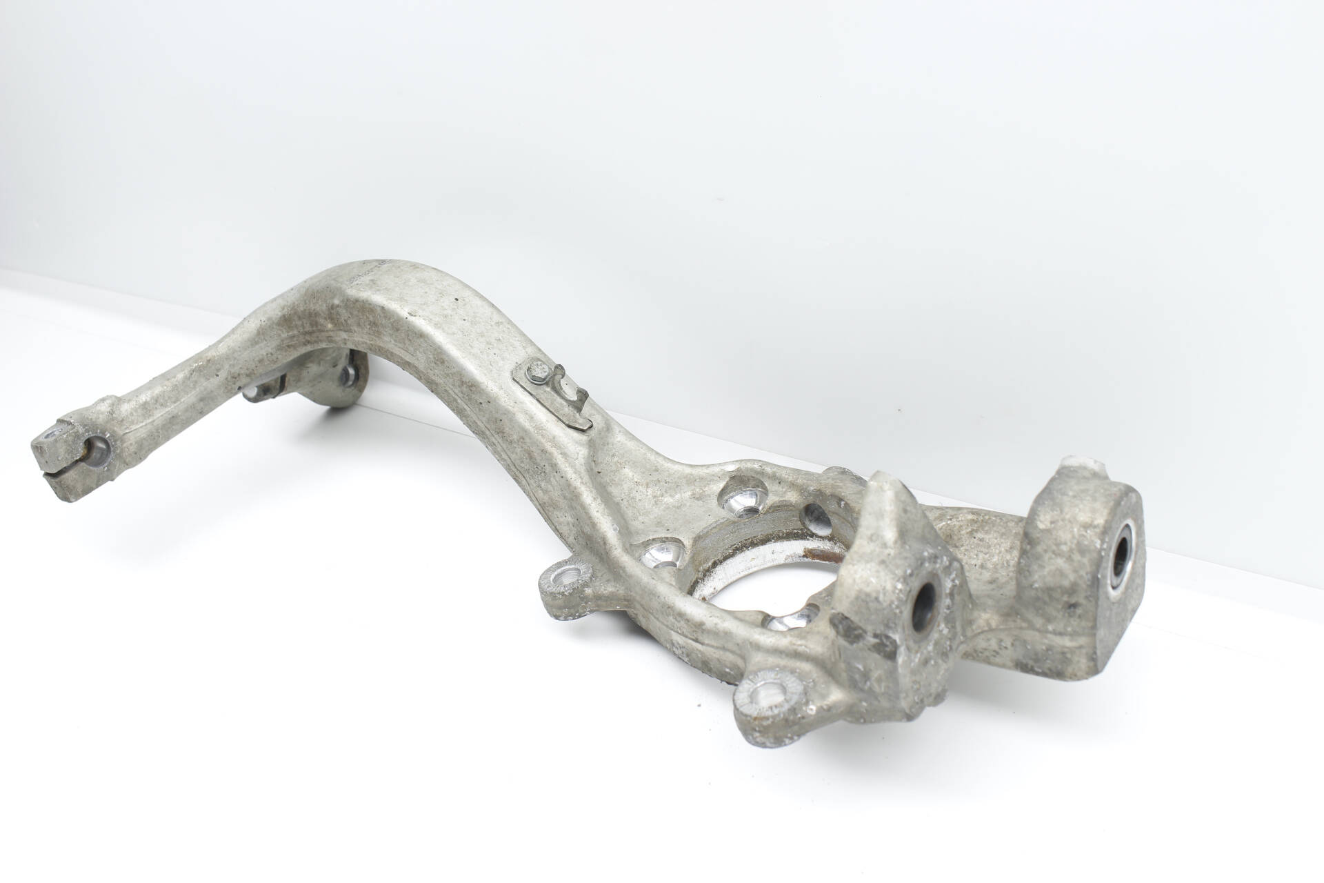 FRONT LEFT - SPINDLE KNUCKLE / WHEEL BEARING HOUSING - AUDI A4 RS4 S4