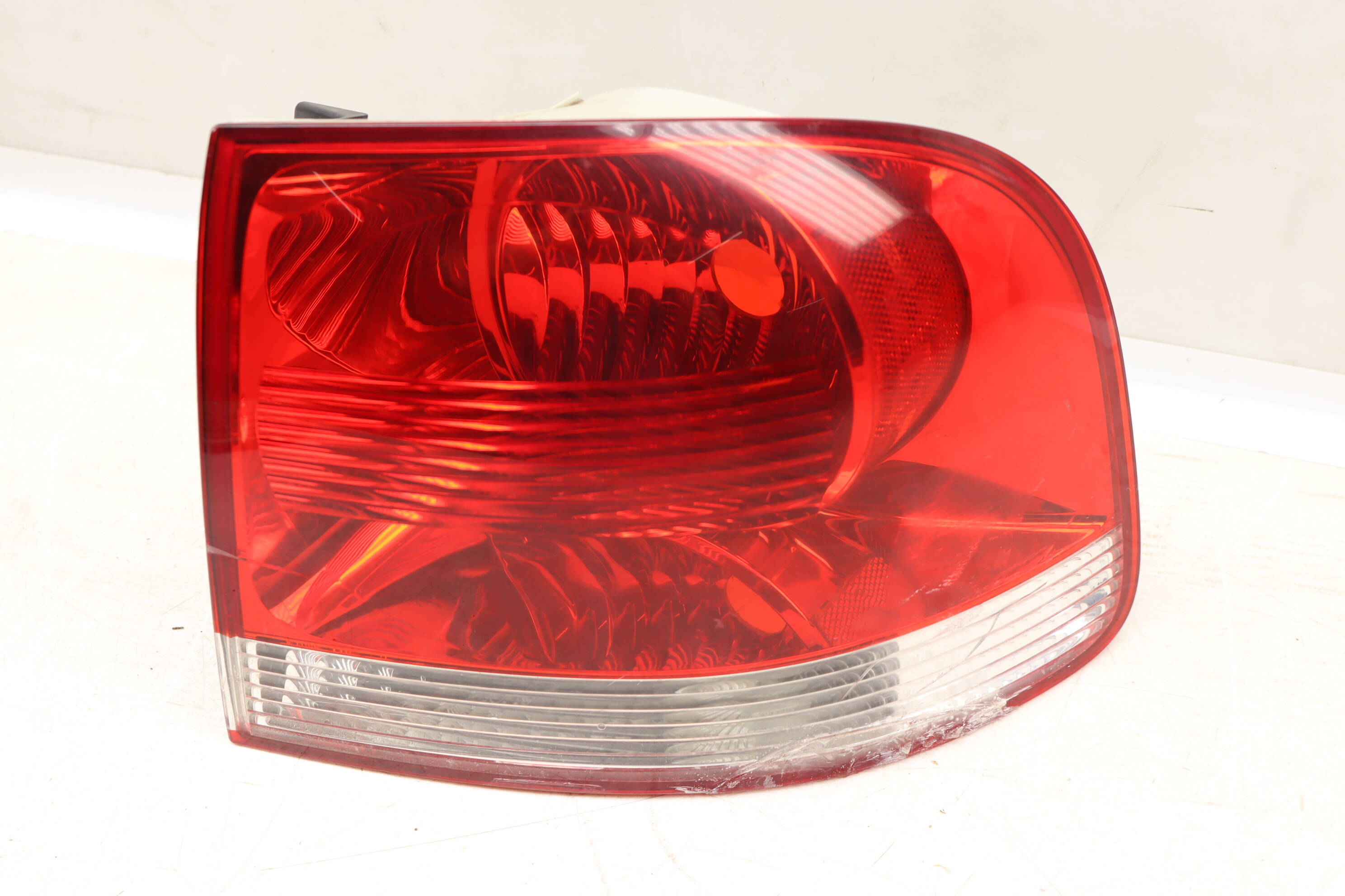 VW Right Outer Tail Light / Lamp (Touareg) 7L6945096L