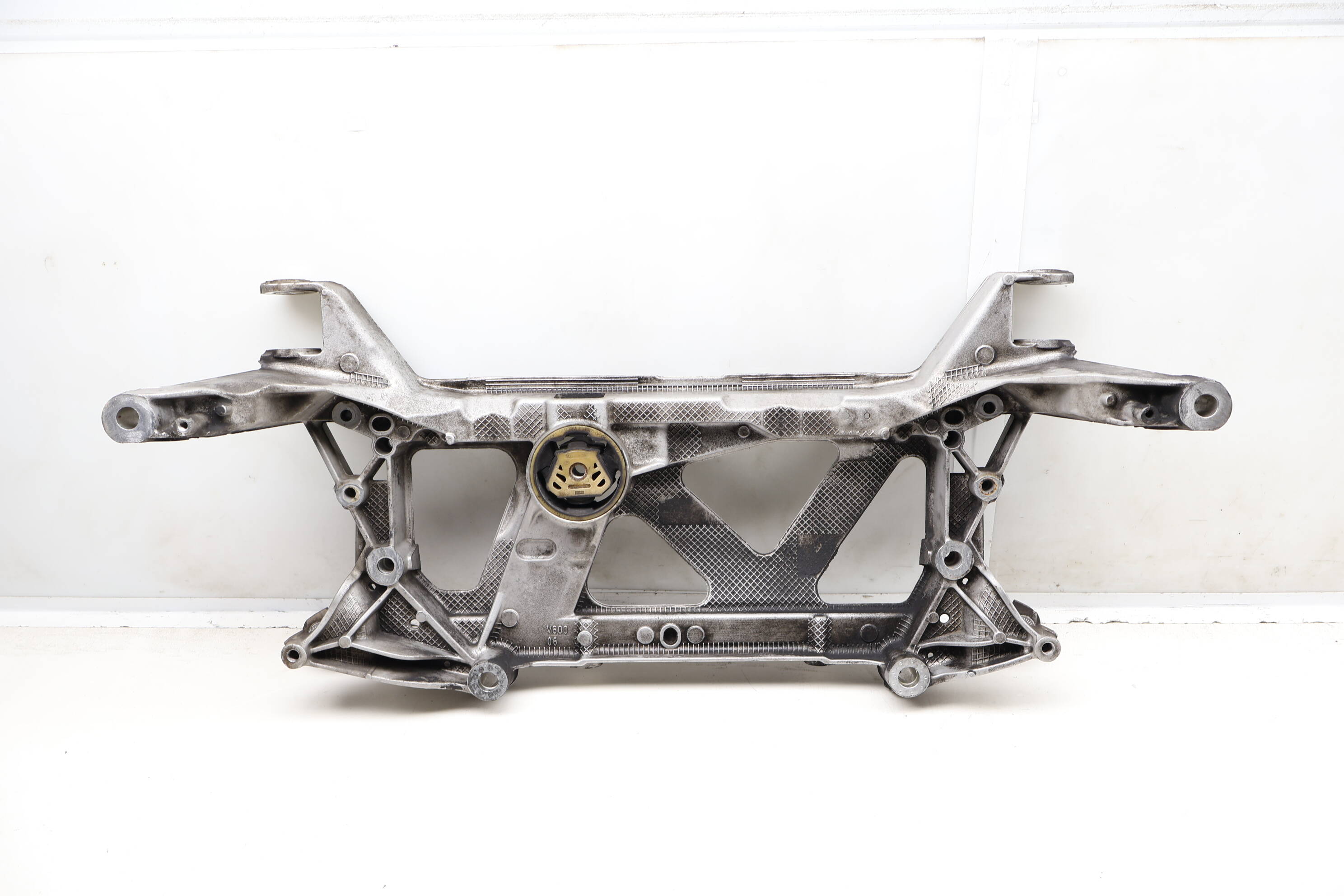 Audi Front Engine / Transmission Mount / Sub Frame 5Q0199369G