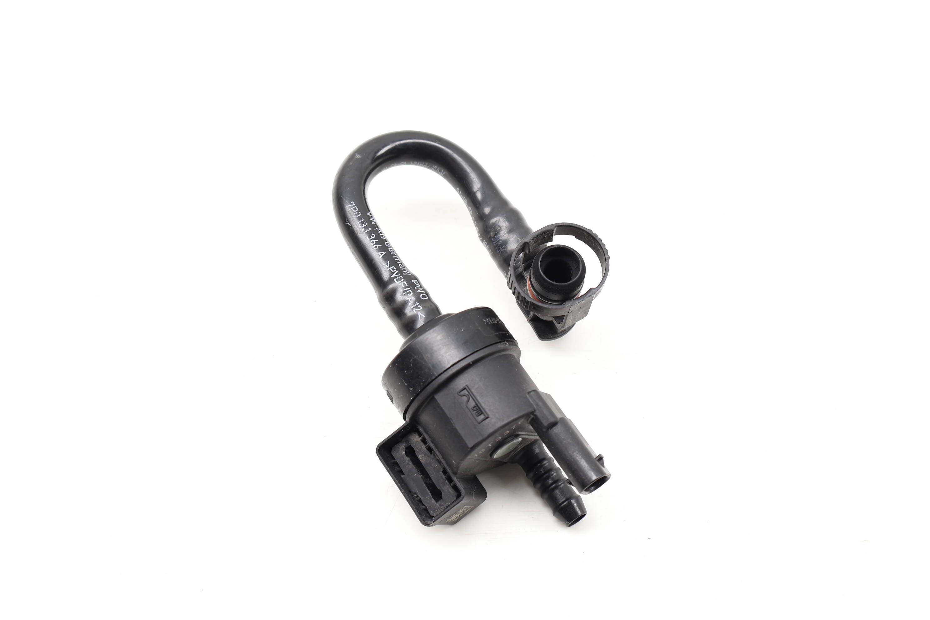 Porsche Vacuum / Breather Hose W/ Purge Valve 7P0133366A