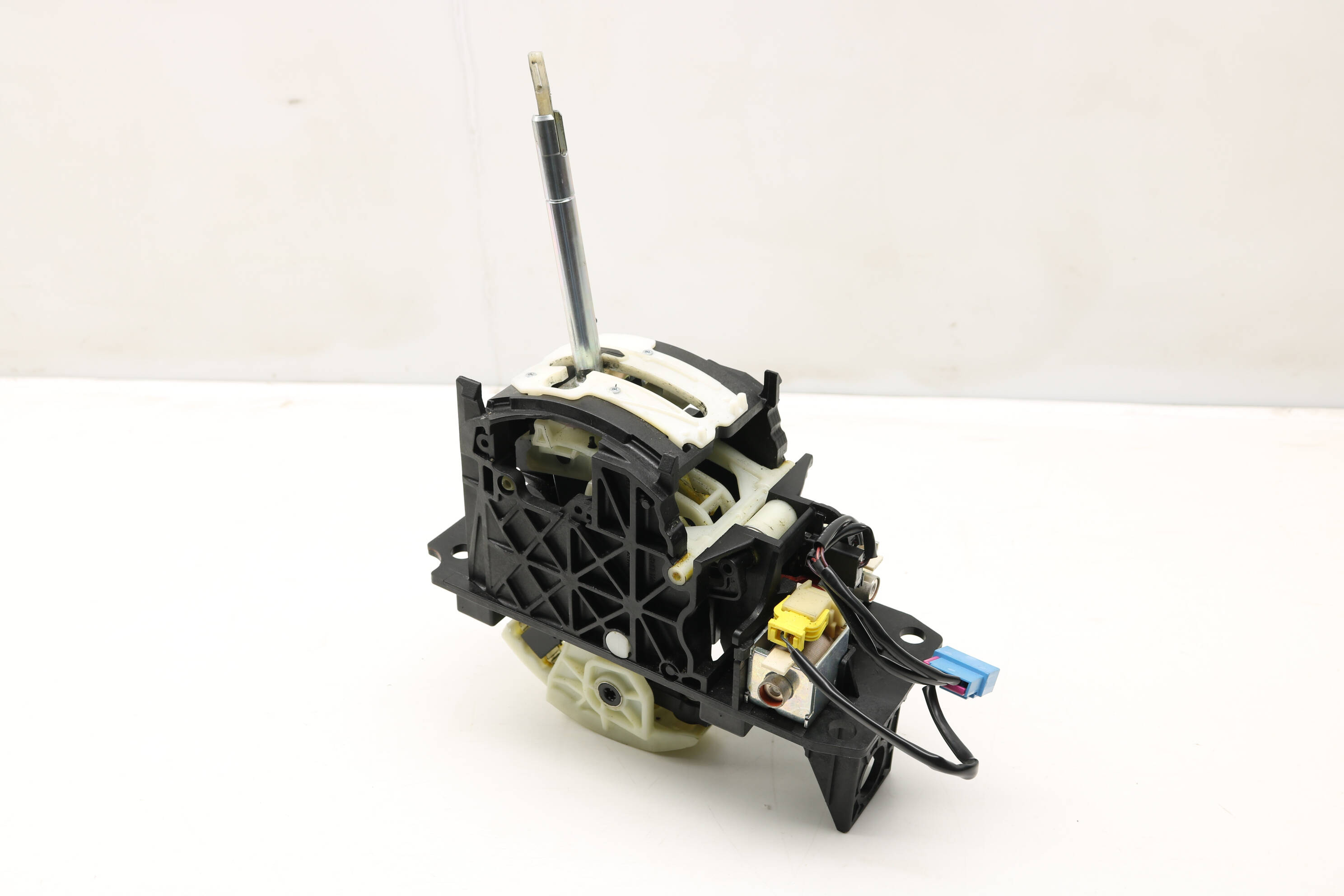 AUTOMATIC SHIFT / SHIFTER ASSEMBLY - VW TOUAREG - 7L6713093A