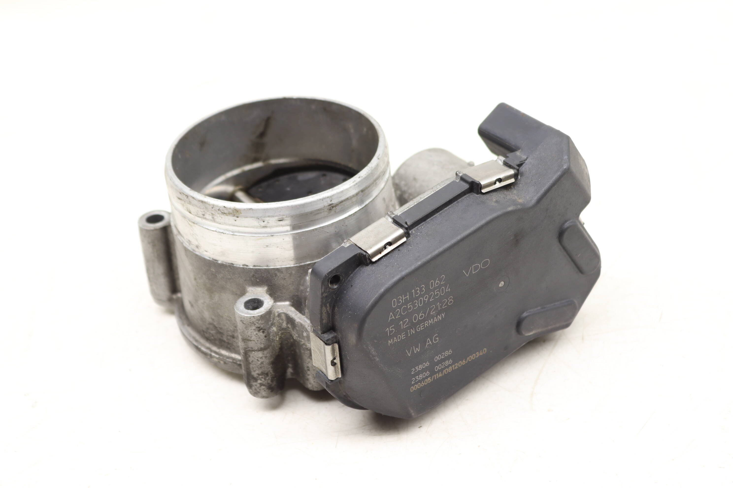 INTAKE MANIFOLD VACUUM ACTUATOR - VW TOUAREG - 03H133201M