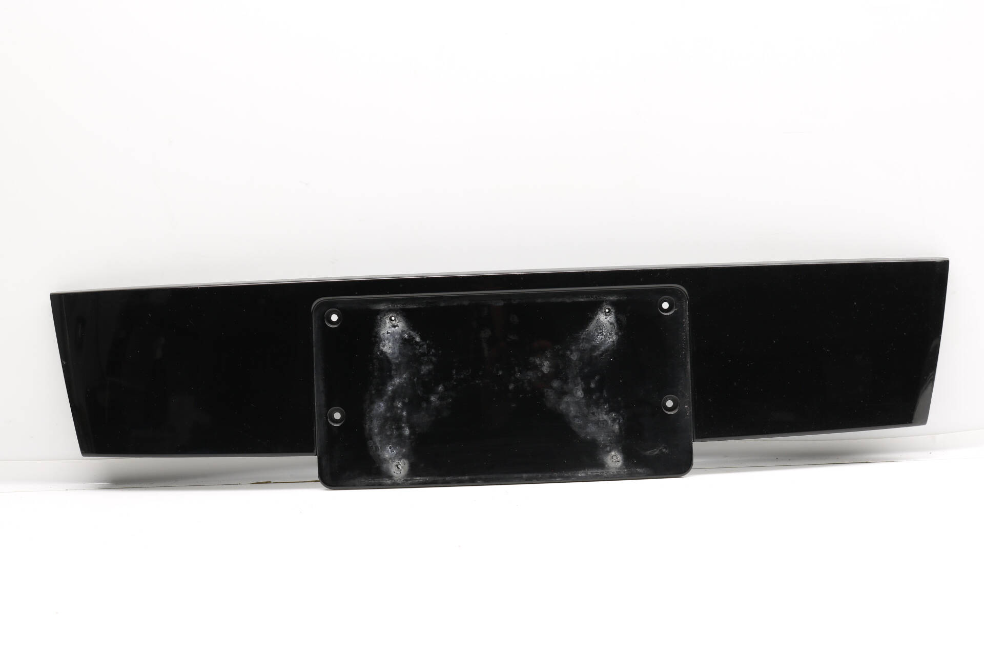 FRONT - LICENSE PLATE MOUNT BRACKET - AUDI Q7 - 4L0807285E