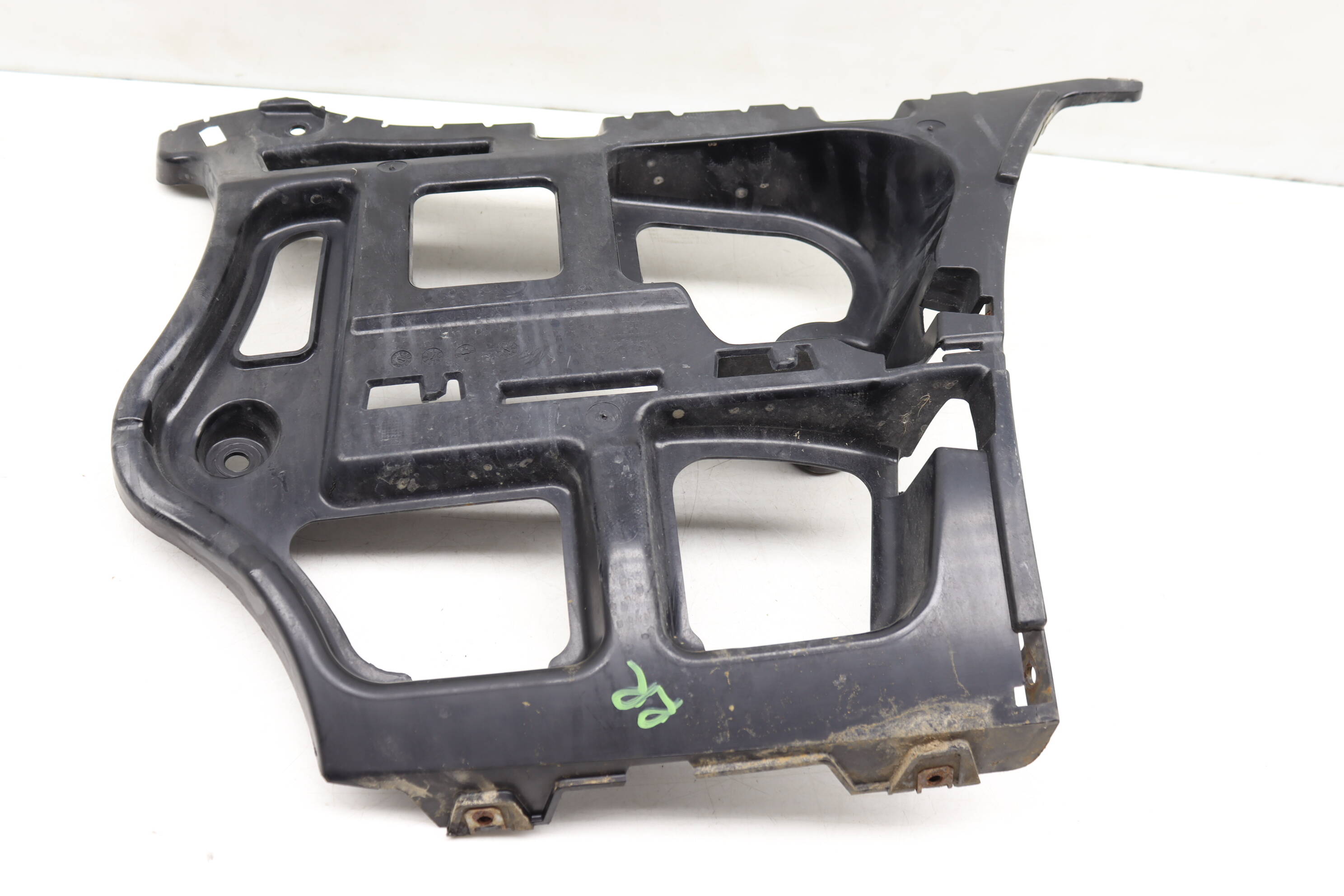 BMW Rear Right Bumper Guide / Mount / Bracket 51127202668