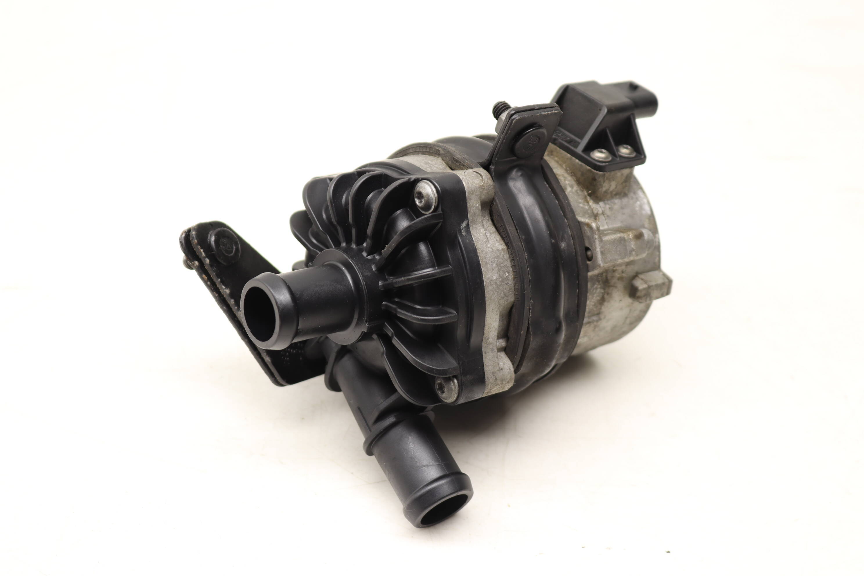 Audi Coolant / Water Pump (A5 Quattro, Q7, S5, S4, A5) 8K0965567