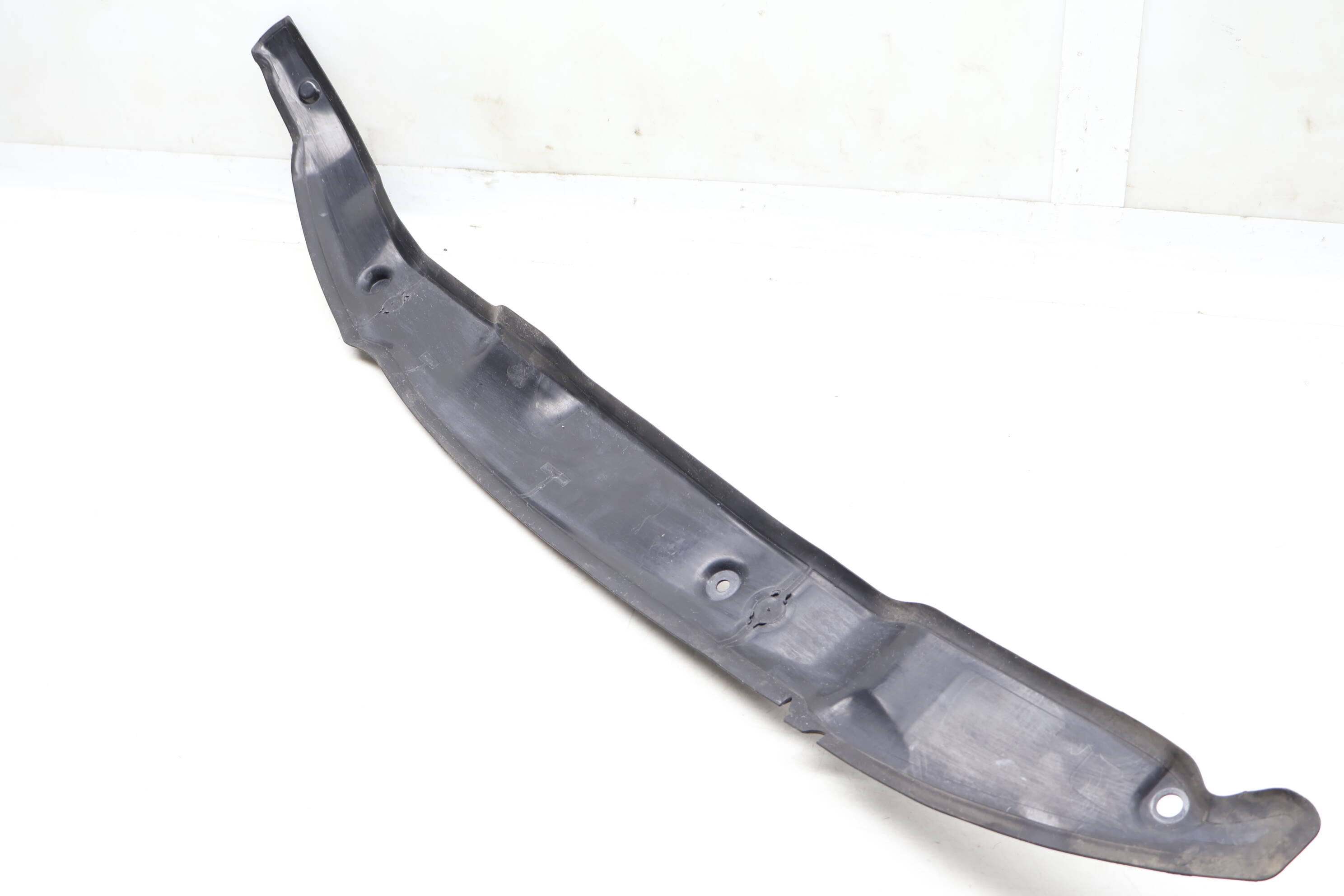 VW Left Inner Fender End Plate / Cover 3CN821111B
