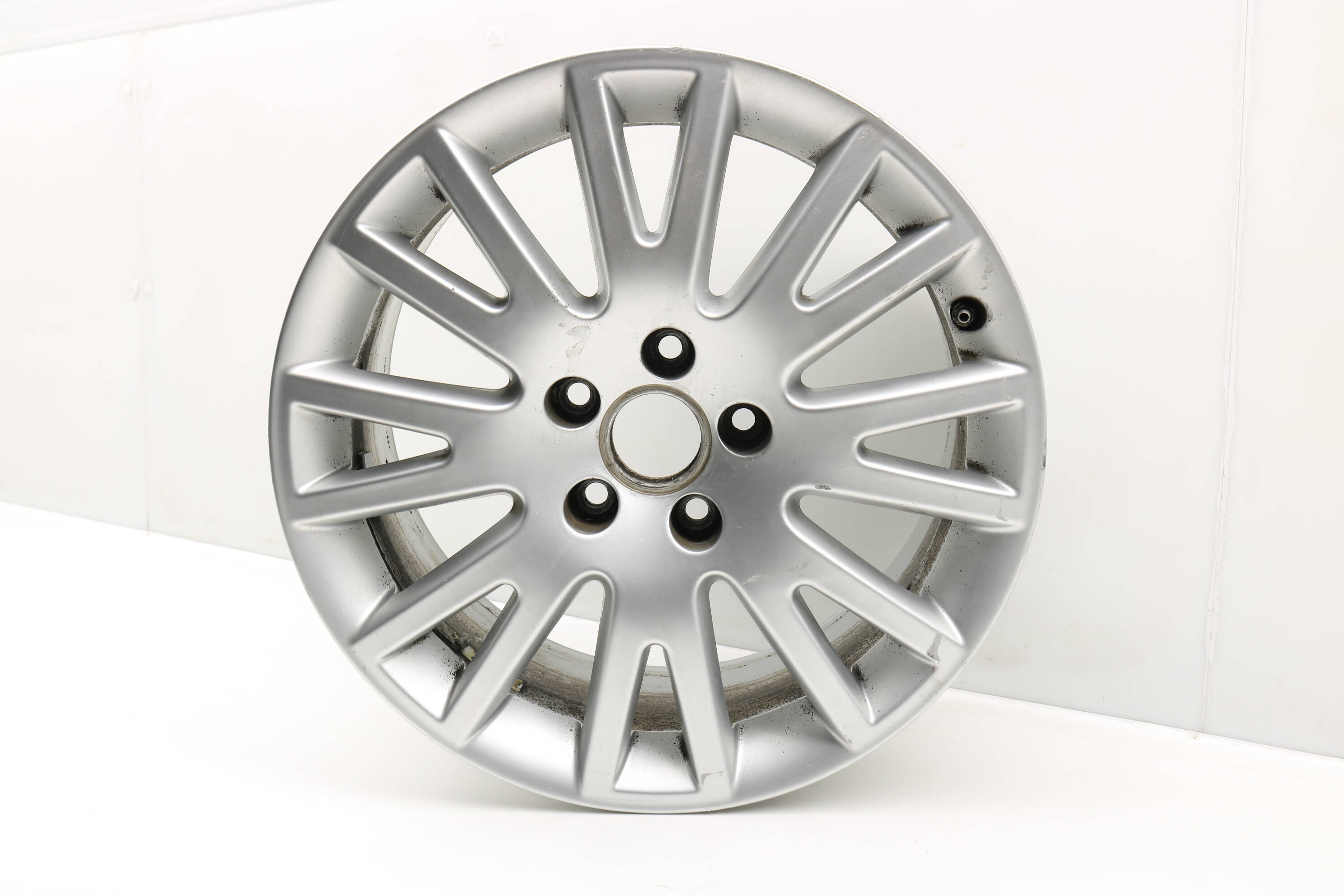 Audi 17" Inch Alloy Wheel / Rim - 16 Spoke 4F0601025AK