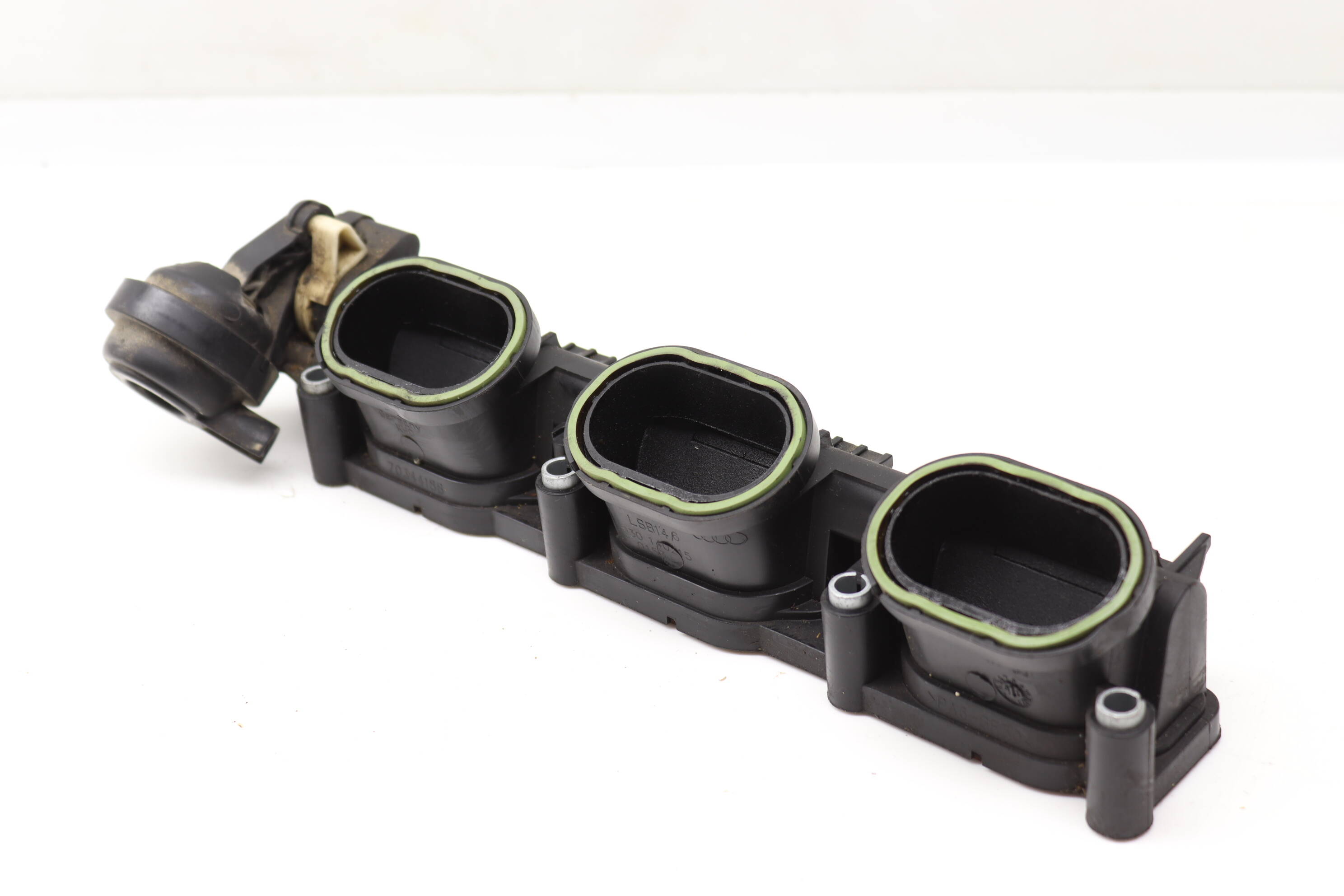 Audi Lower Intake Manifold Air Distribution Housing 06E133109AS