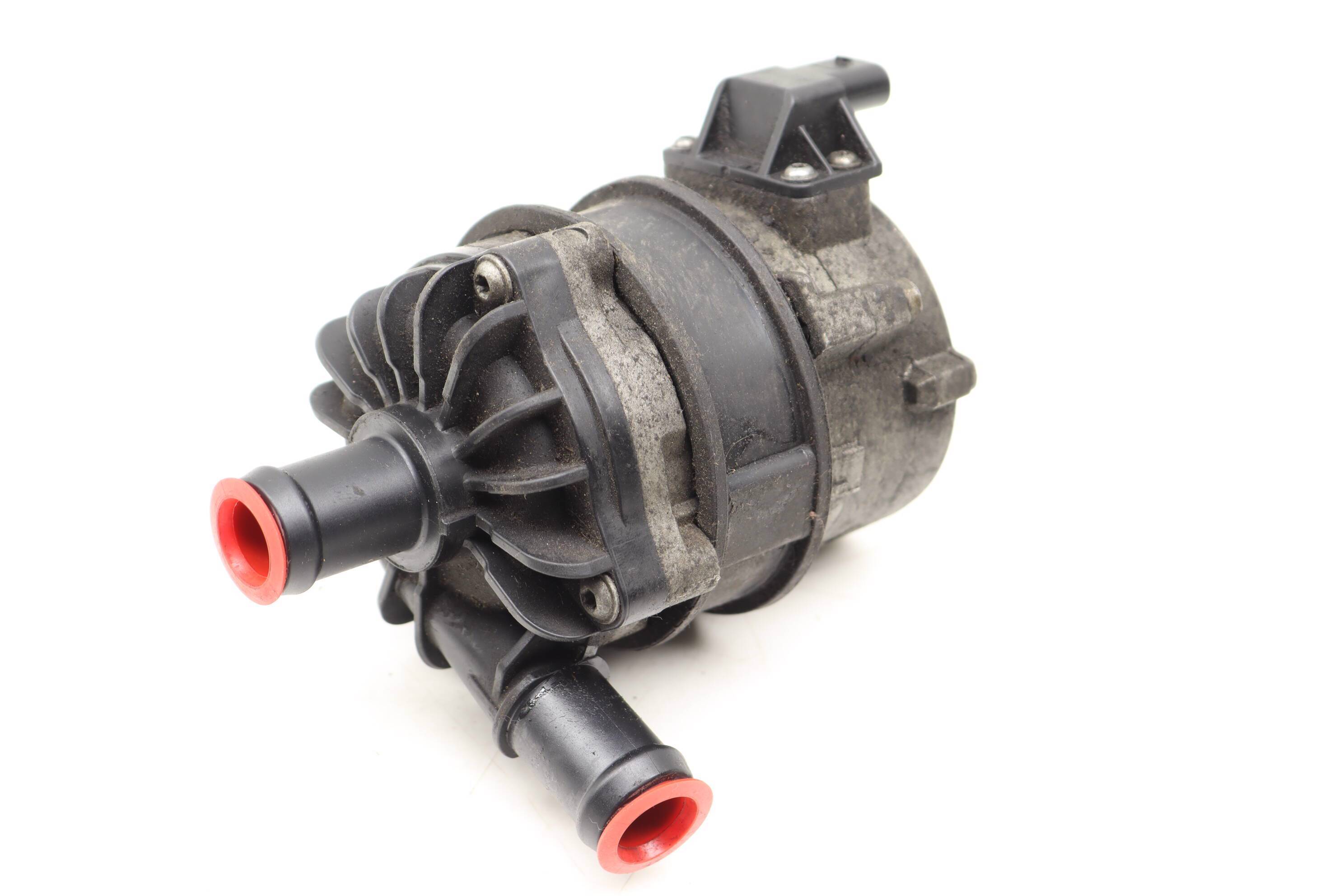 Audi Coolant / Water Pump (A5 Quattro, Q7, S5, S4, A5) 8K0965567