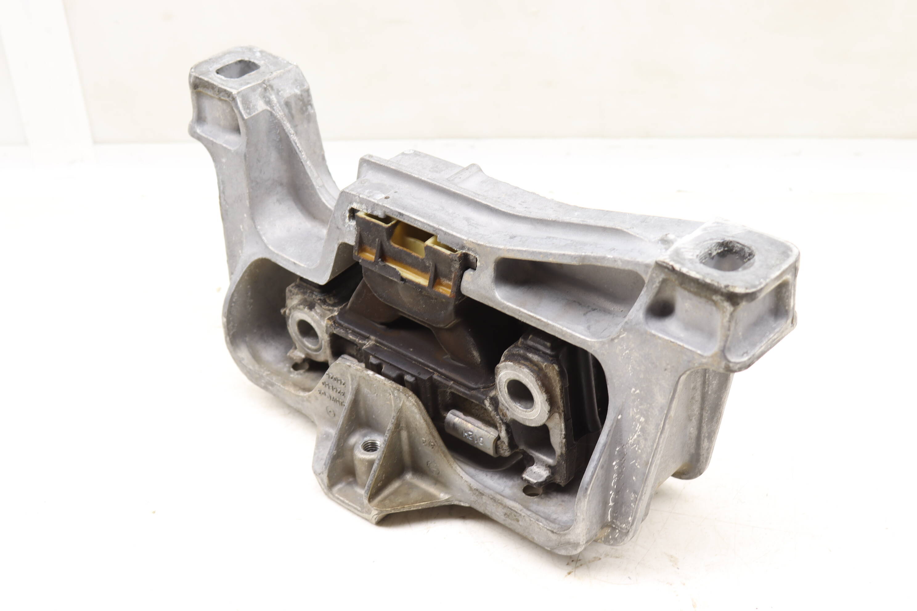 Mercedes-Benz Right Engine / Motor Mount 2462402517