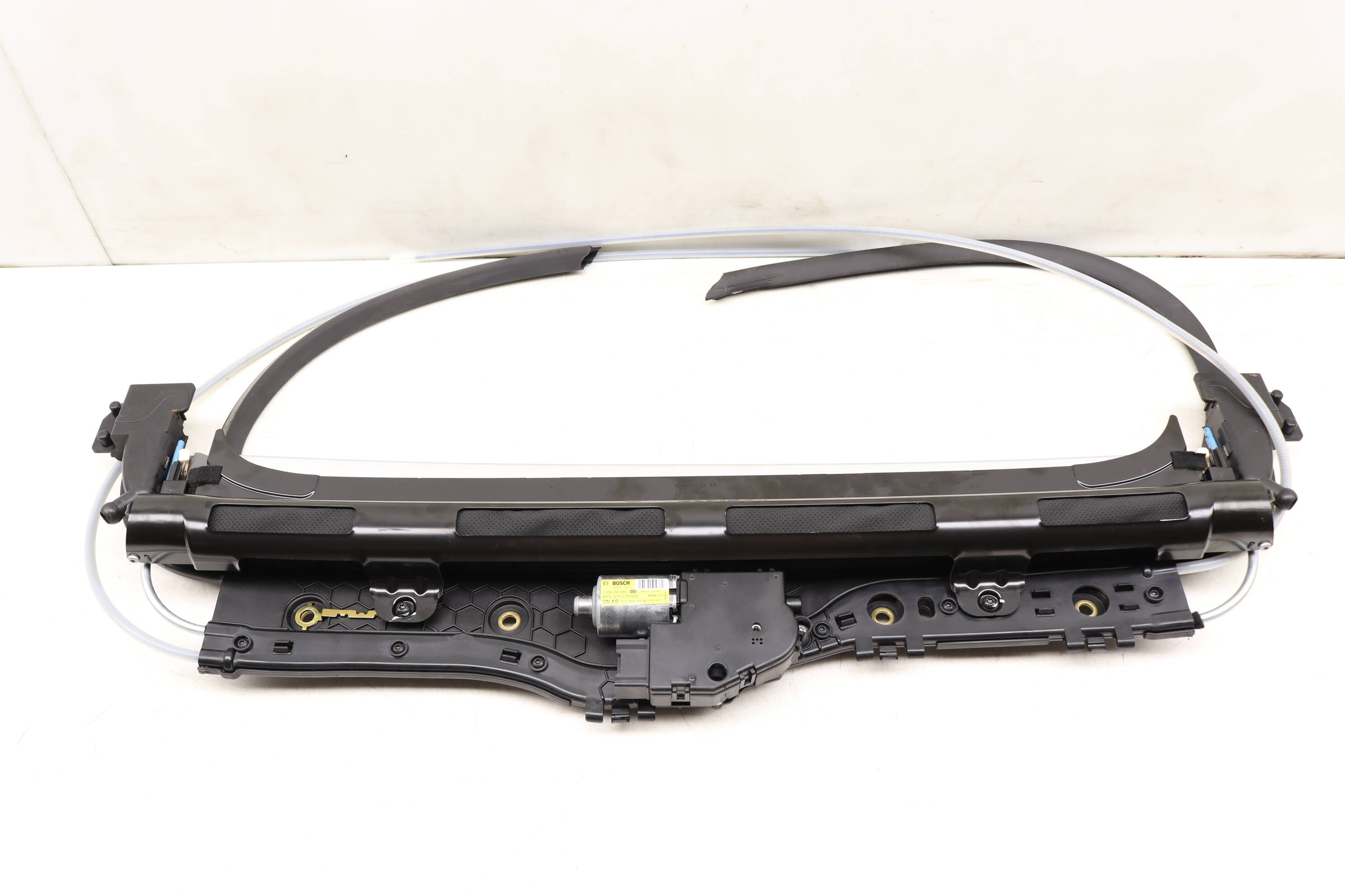 VW Electric Sunroof / Sun Shade Assembly 1K9877307B