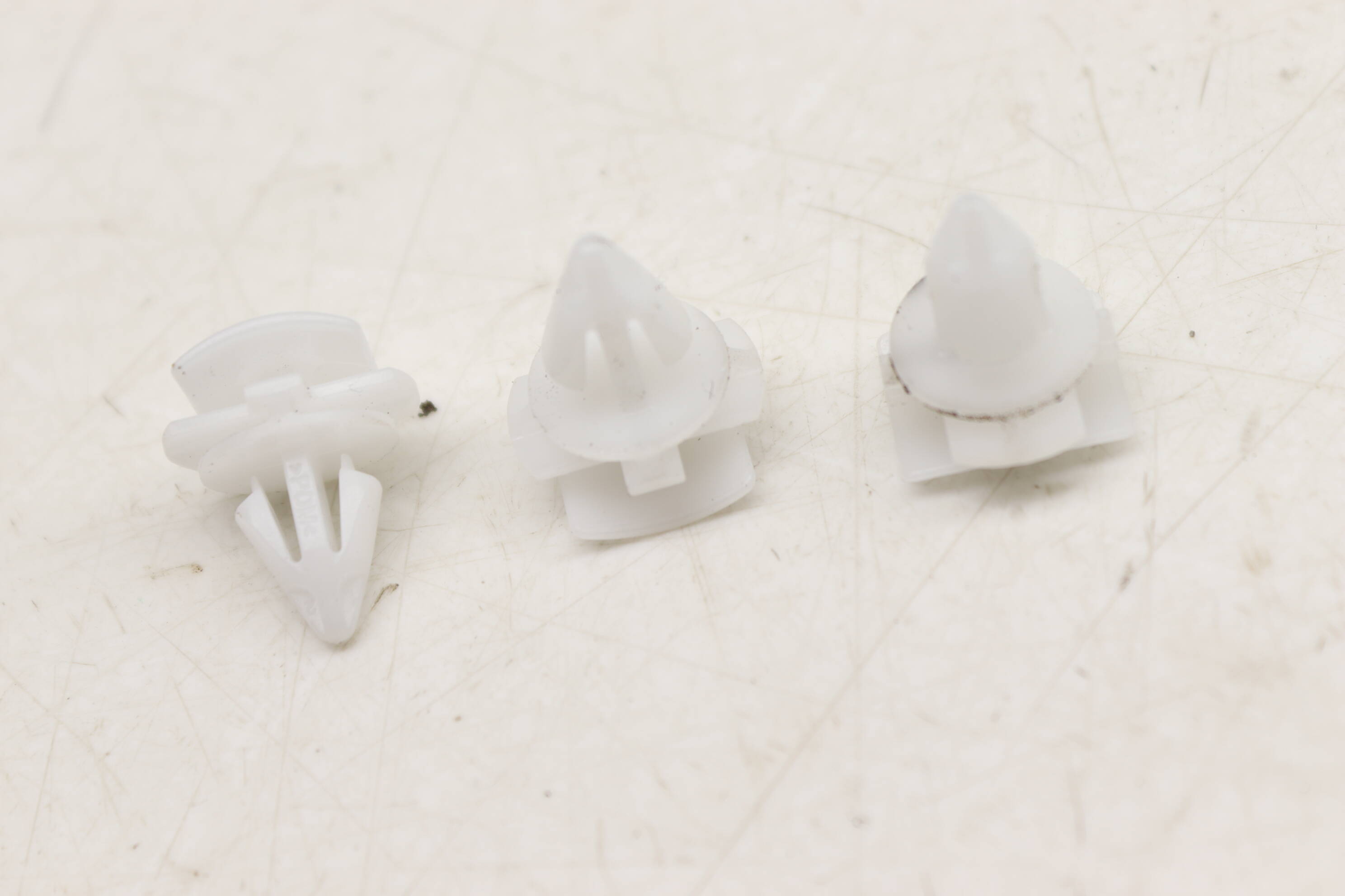 FRONT LEFT - WHEEL FENDER FLARE TRIM / MOLDING - VW TOUAREG