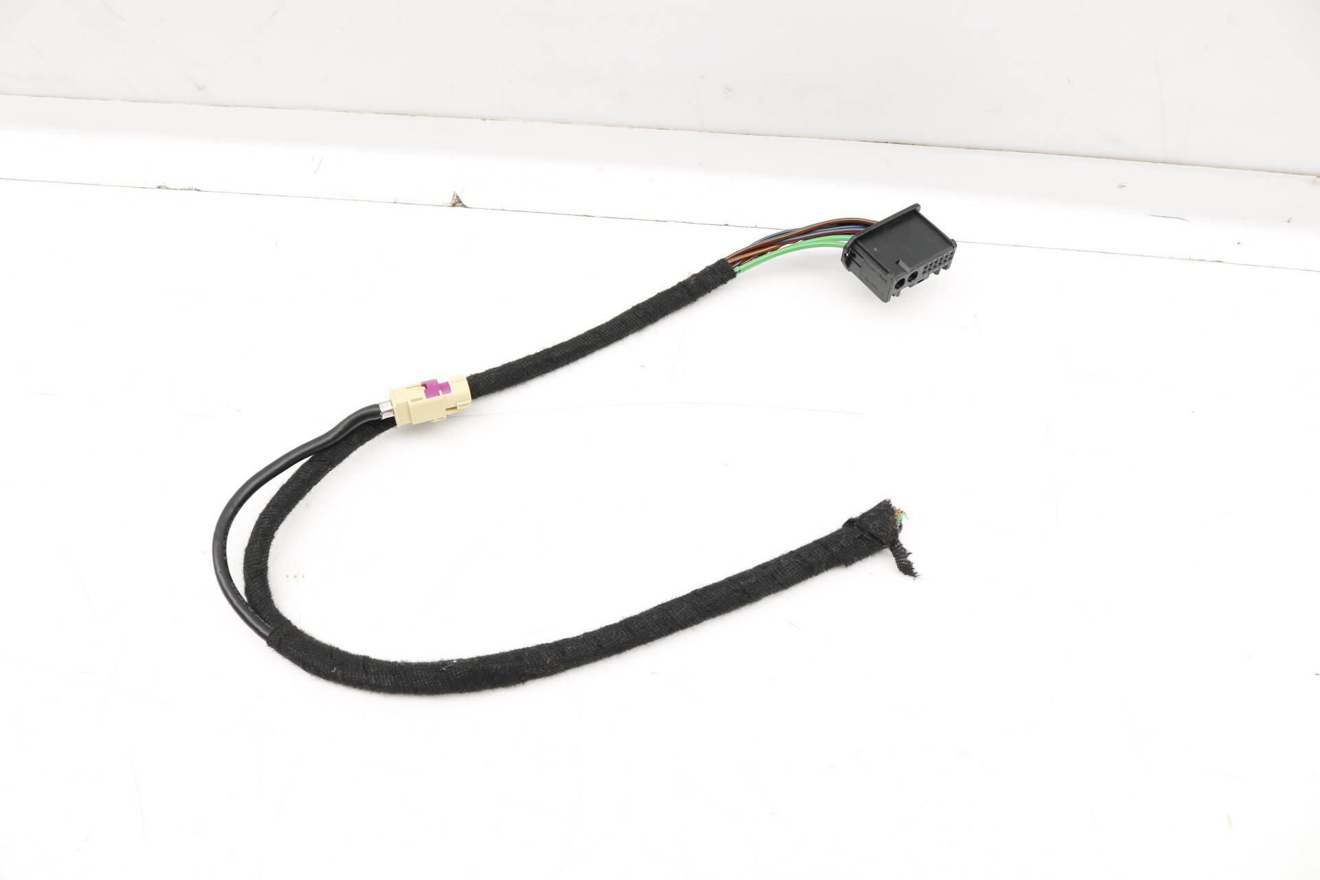 INSTRUMENT CLUSTER WIRING HARNESS CONNECTOR / PIGTAIL - BMW