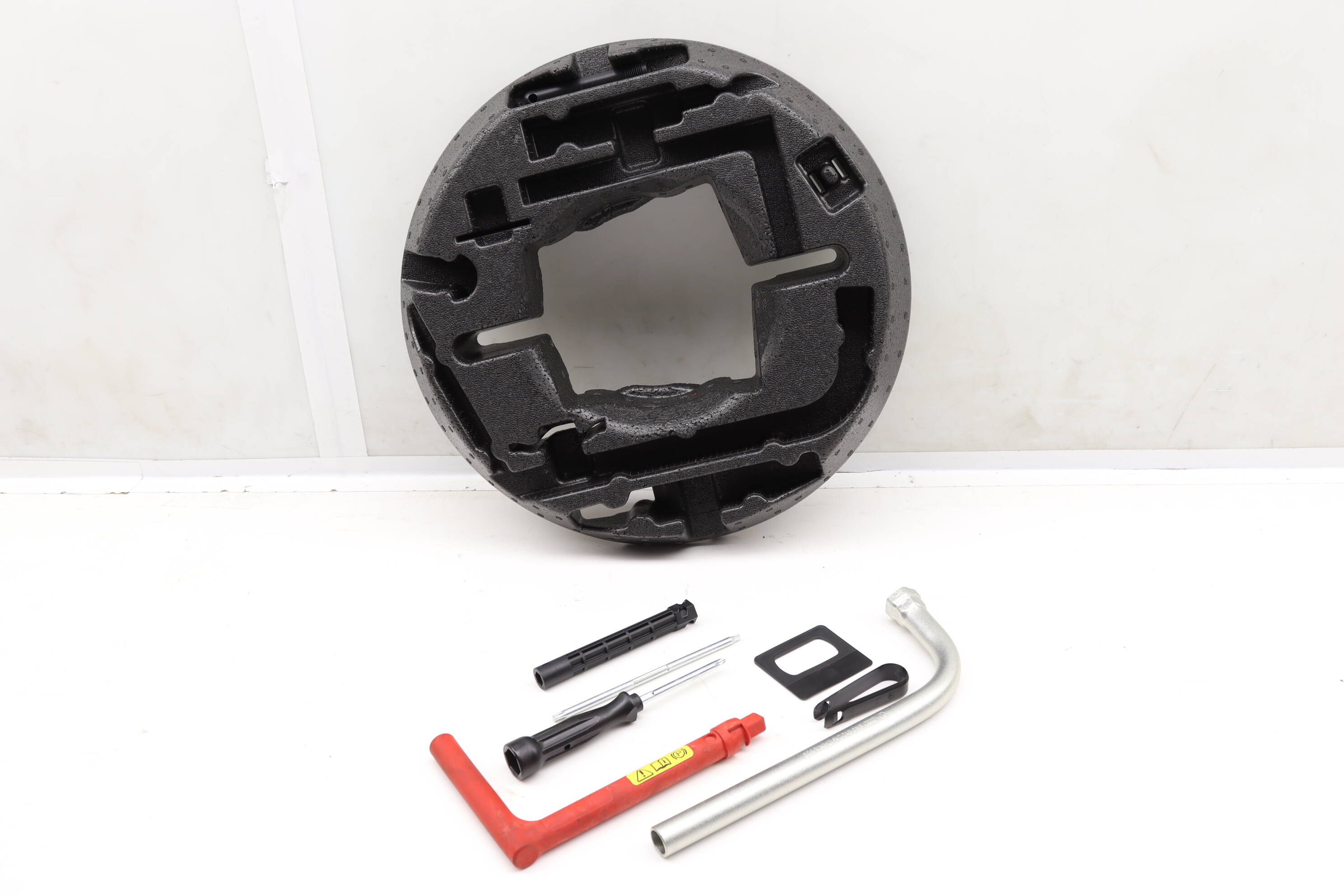 Audi Tool Kit / Set 8W0012109E