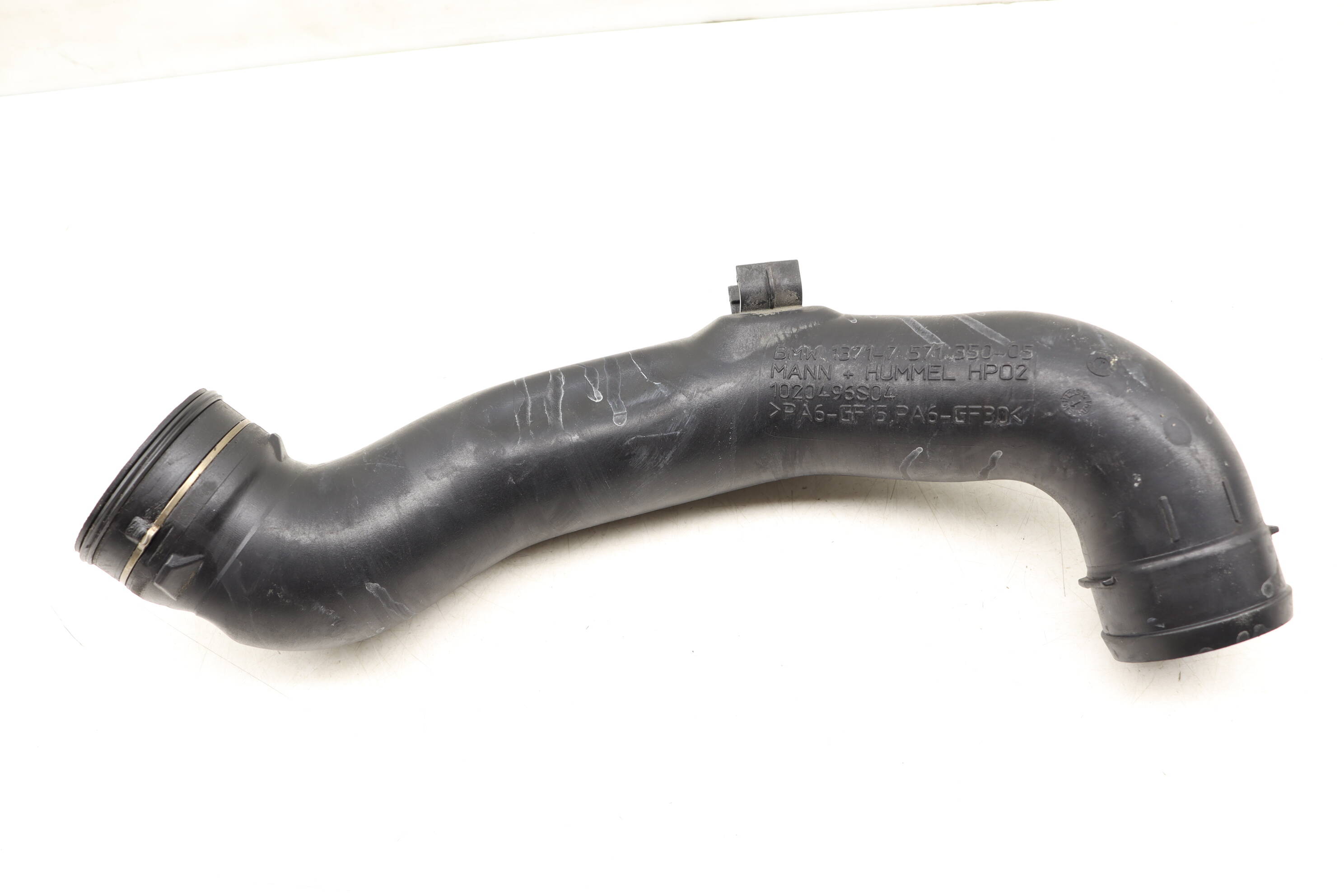 BMW Left Turbo Intercooler Hose / Tube (X6, X5) 13717571350