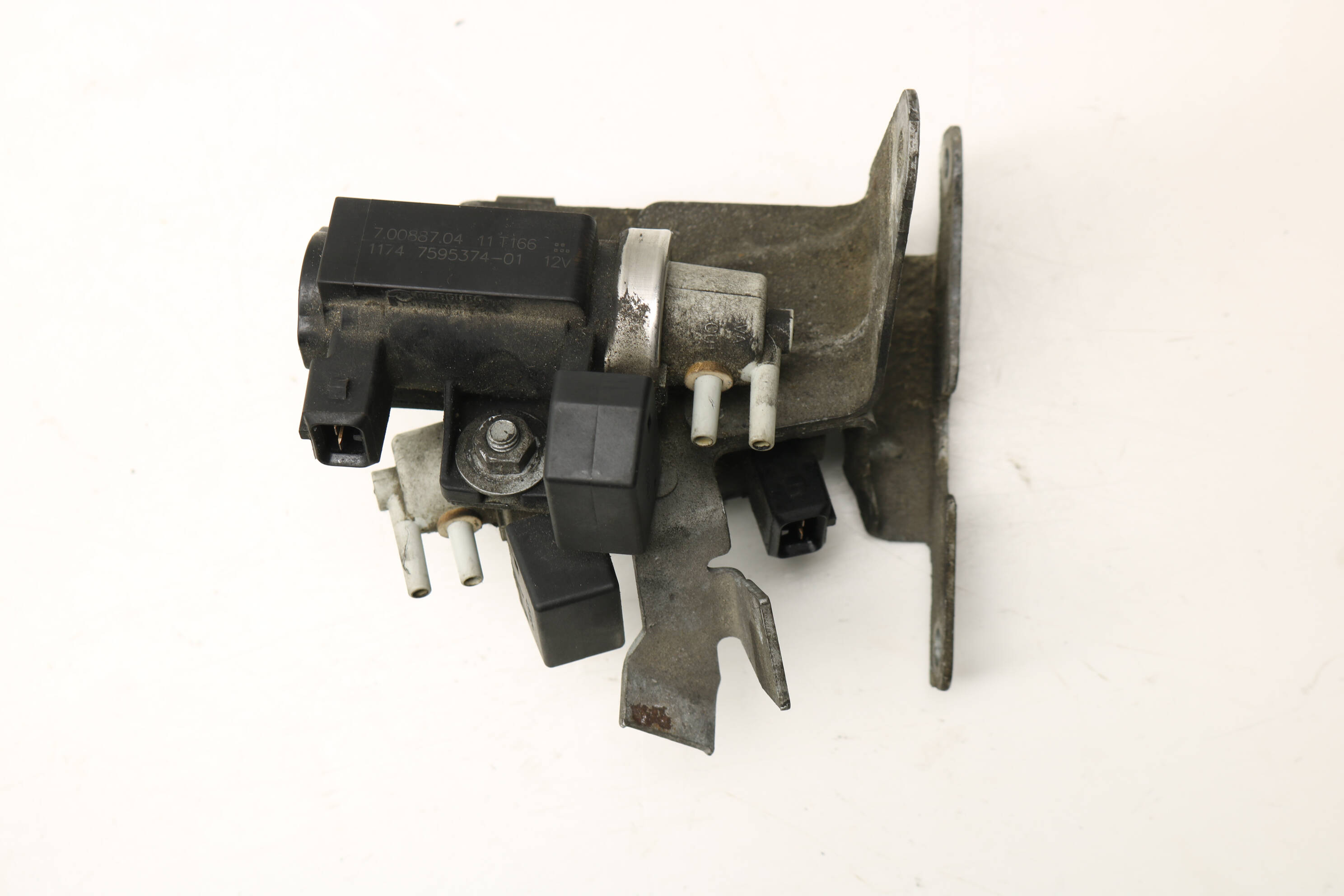 BMW Turbo Boost Solenoid / Pressure Converter Valve W/ Bracket