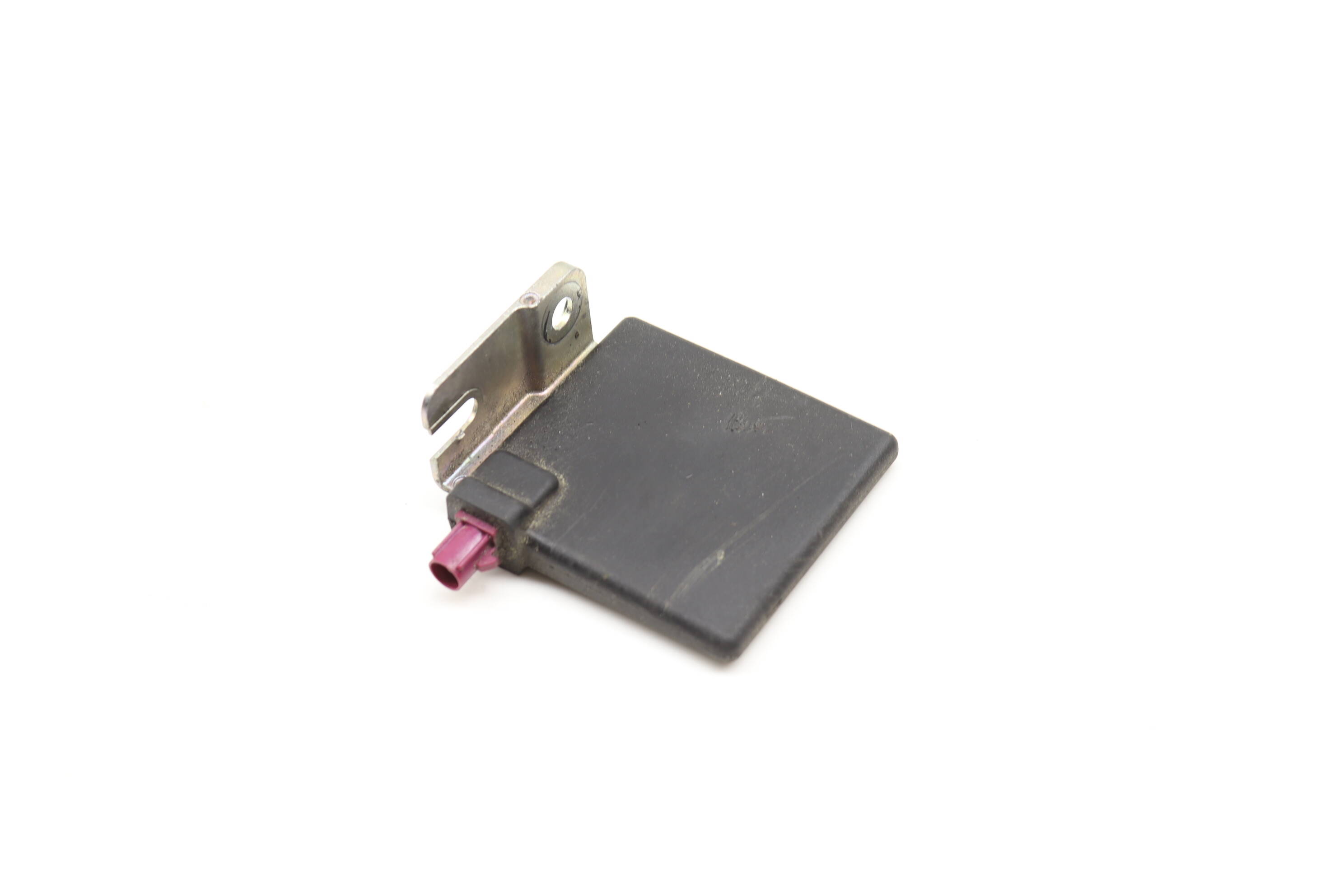 VW Antenna Booster 3G9035534