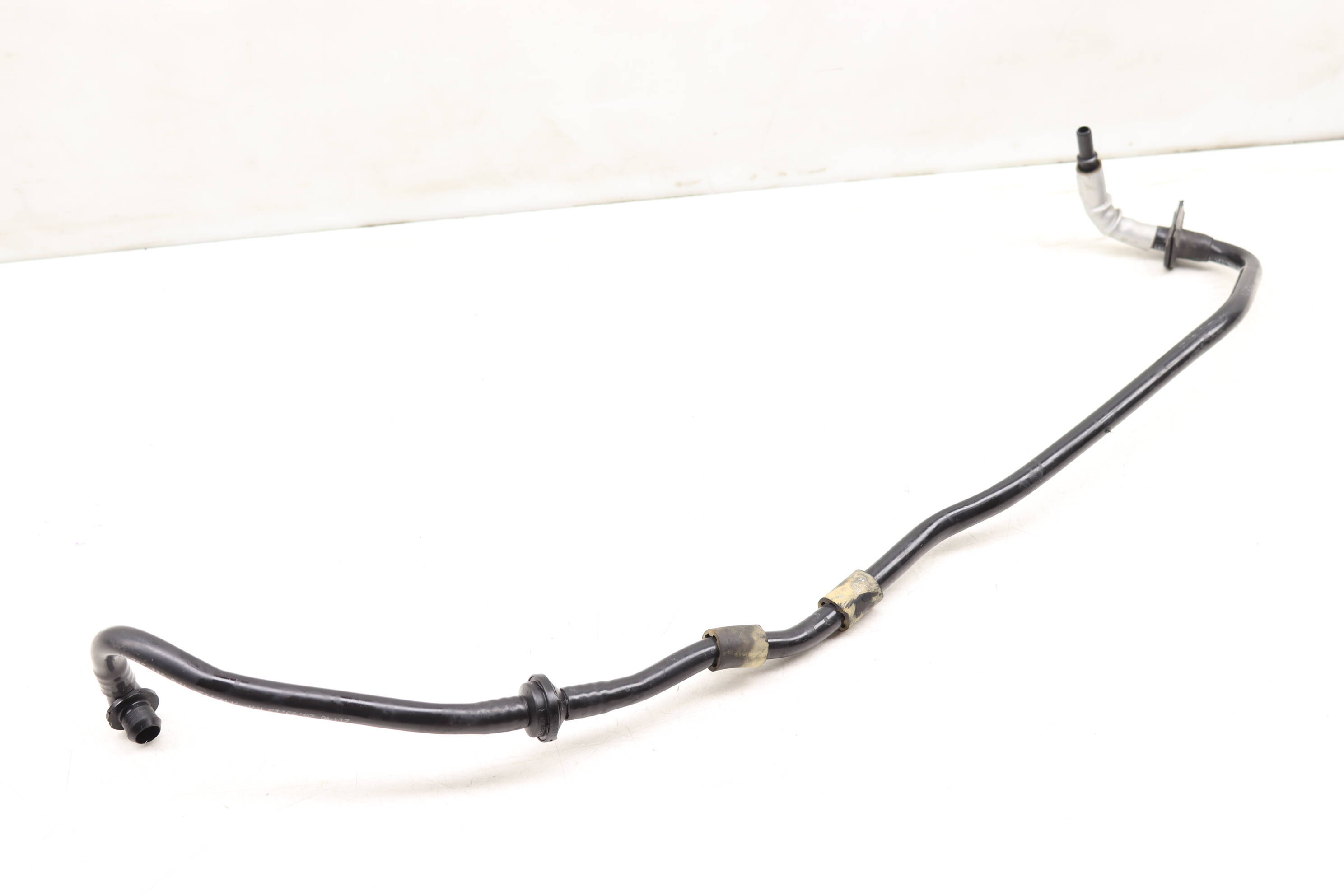 VW Right Vacuum Hose / Line (Touareg) 059131056T