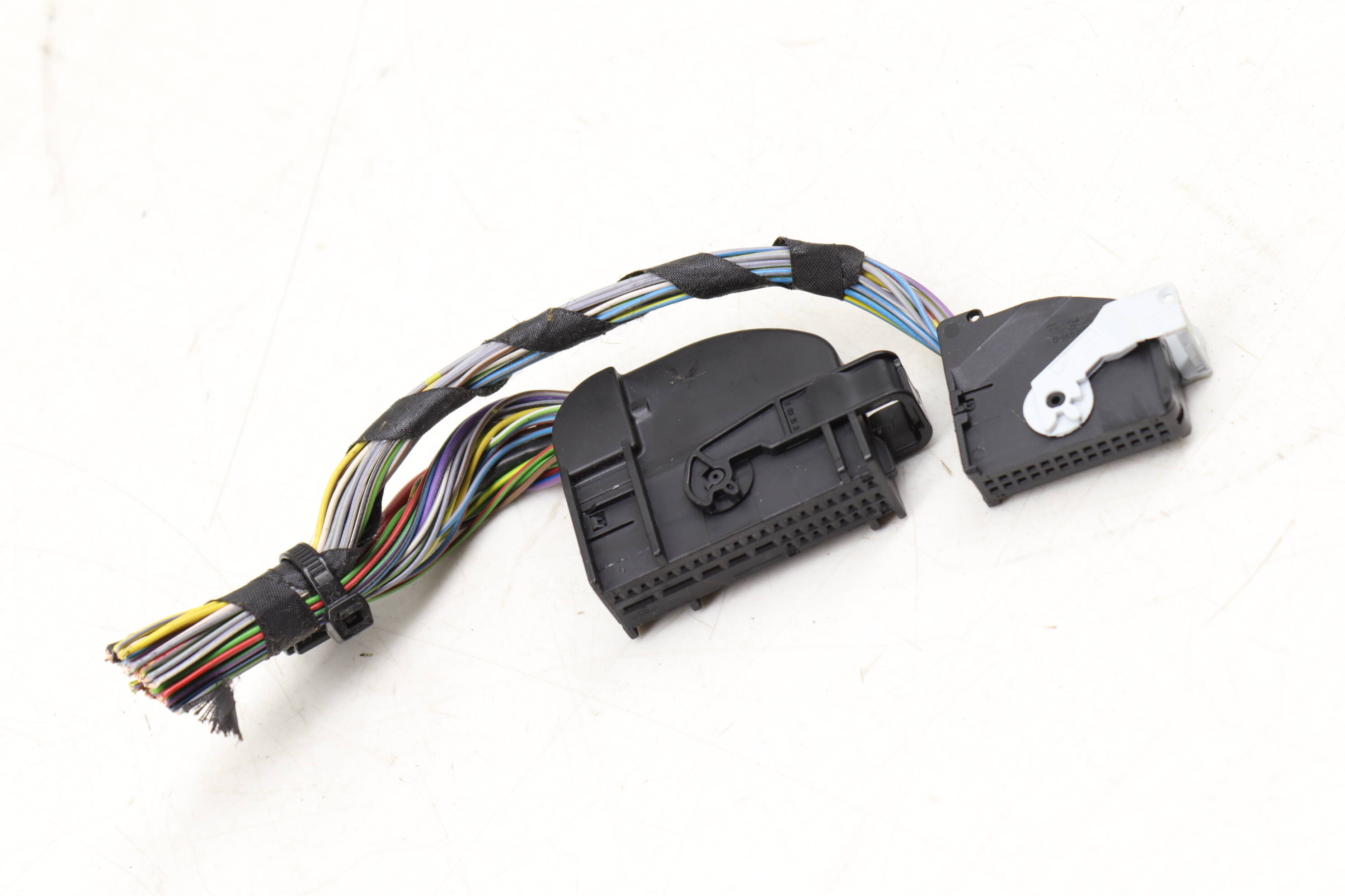 CAS4 THEFT LOCKING CONTROL MODULE WIRING CONNECTOR / PIGTAIL - BMW