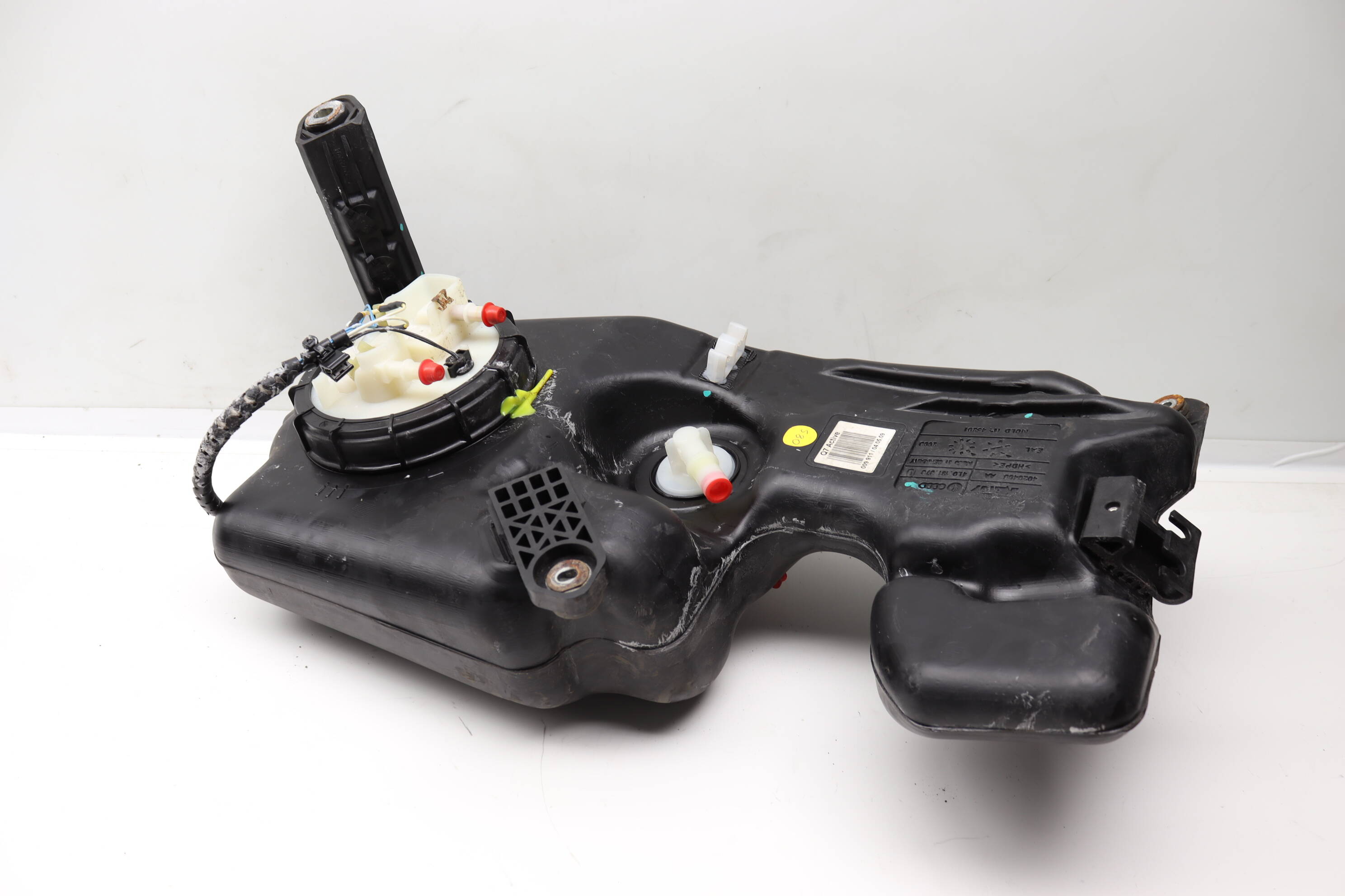 Audi Diesel Exhaust Fluid Tank / Def Reservoir (Active) (Q7)