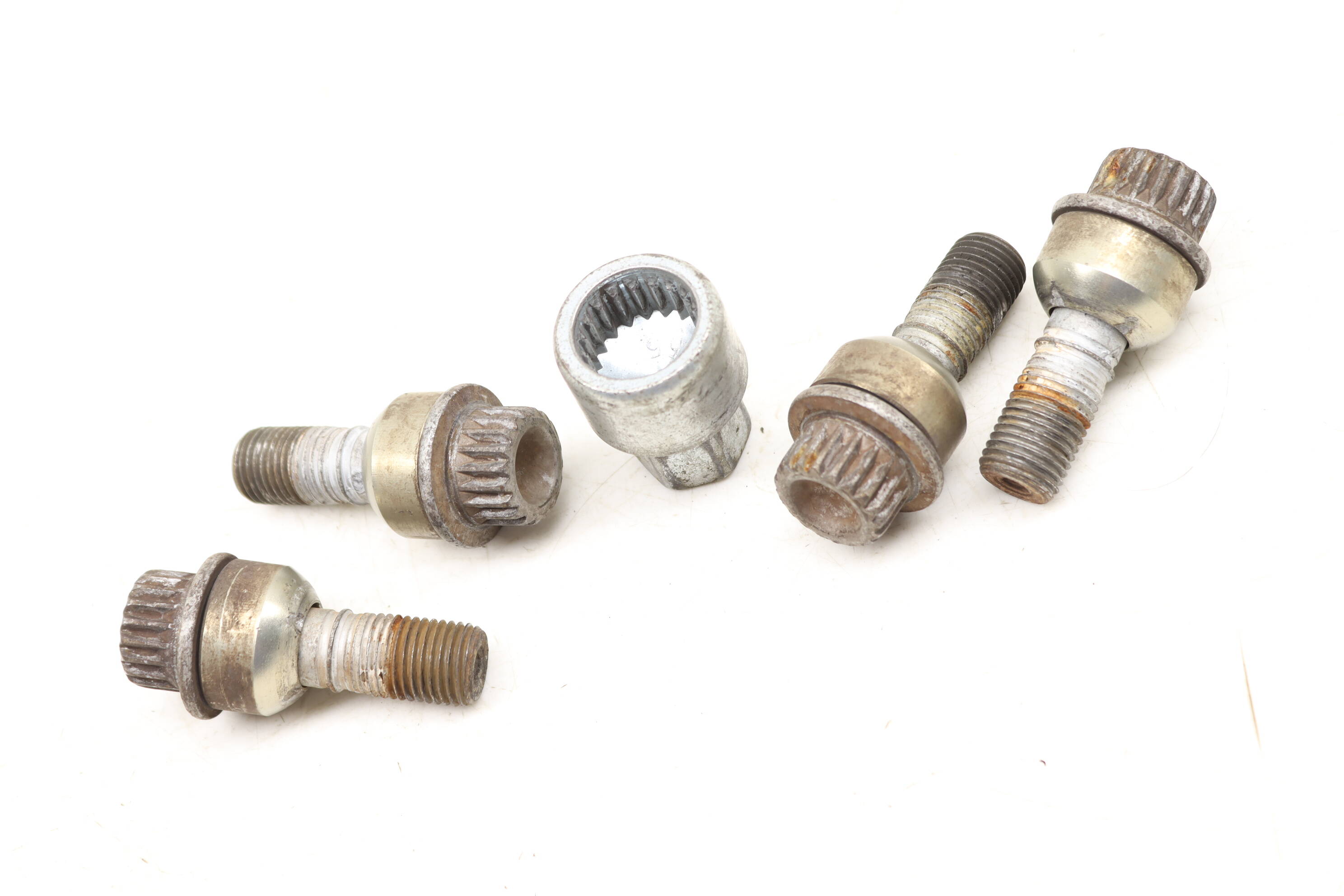 Genuine OEM Used Fasteners | Clips | Bolts Parts