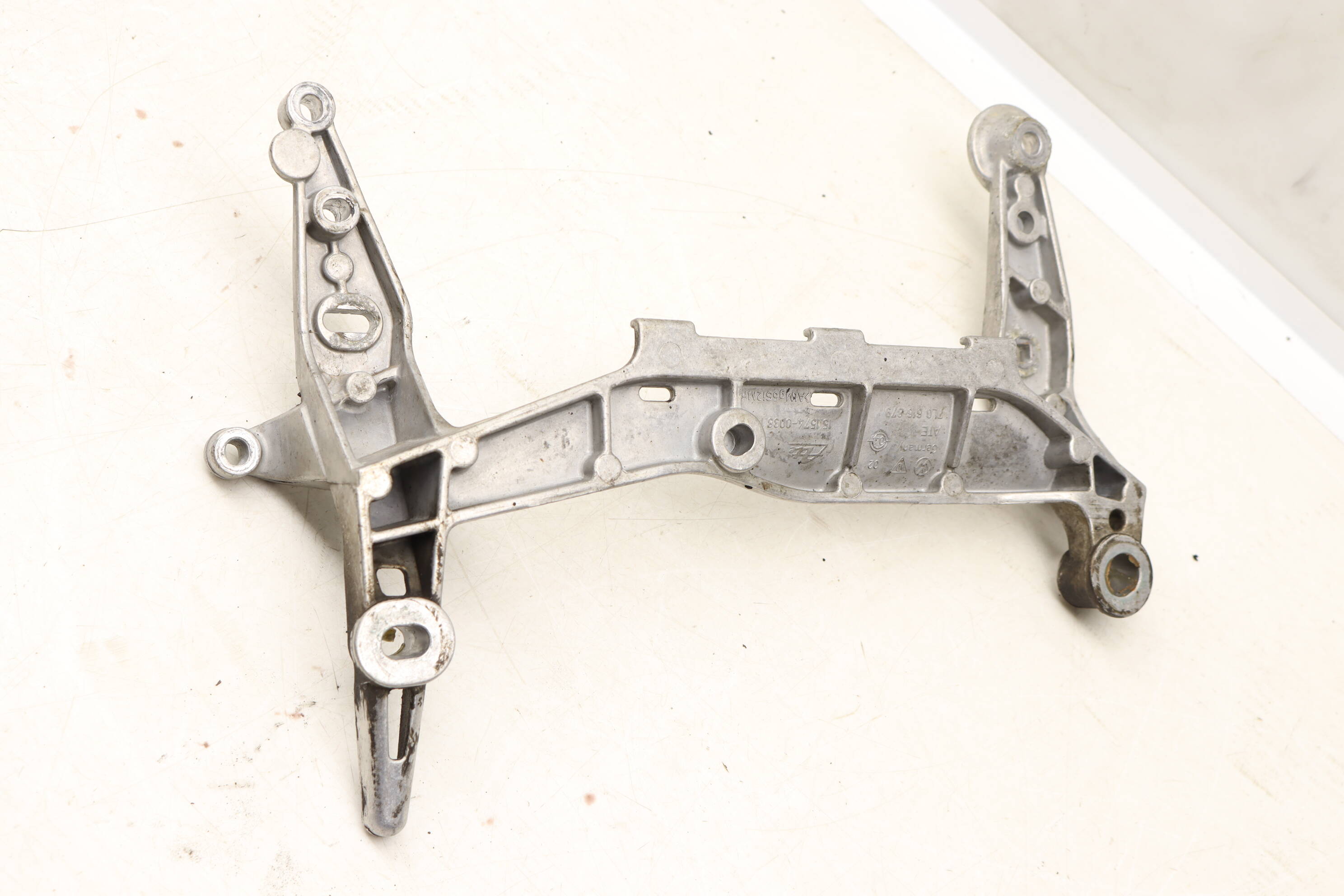 Audi Suspension Air Compressor Mount Bracket (Q7) 7L0616879