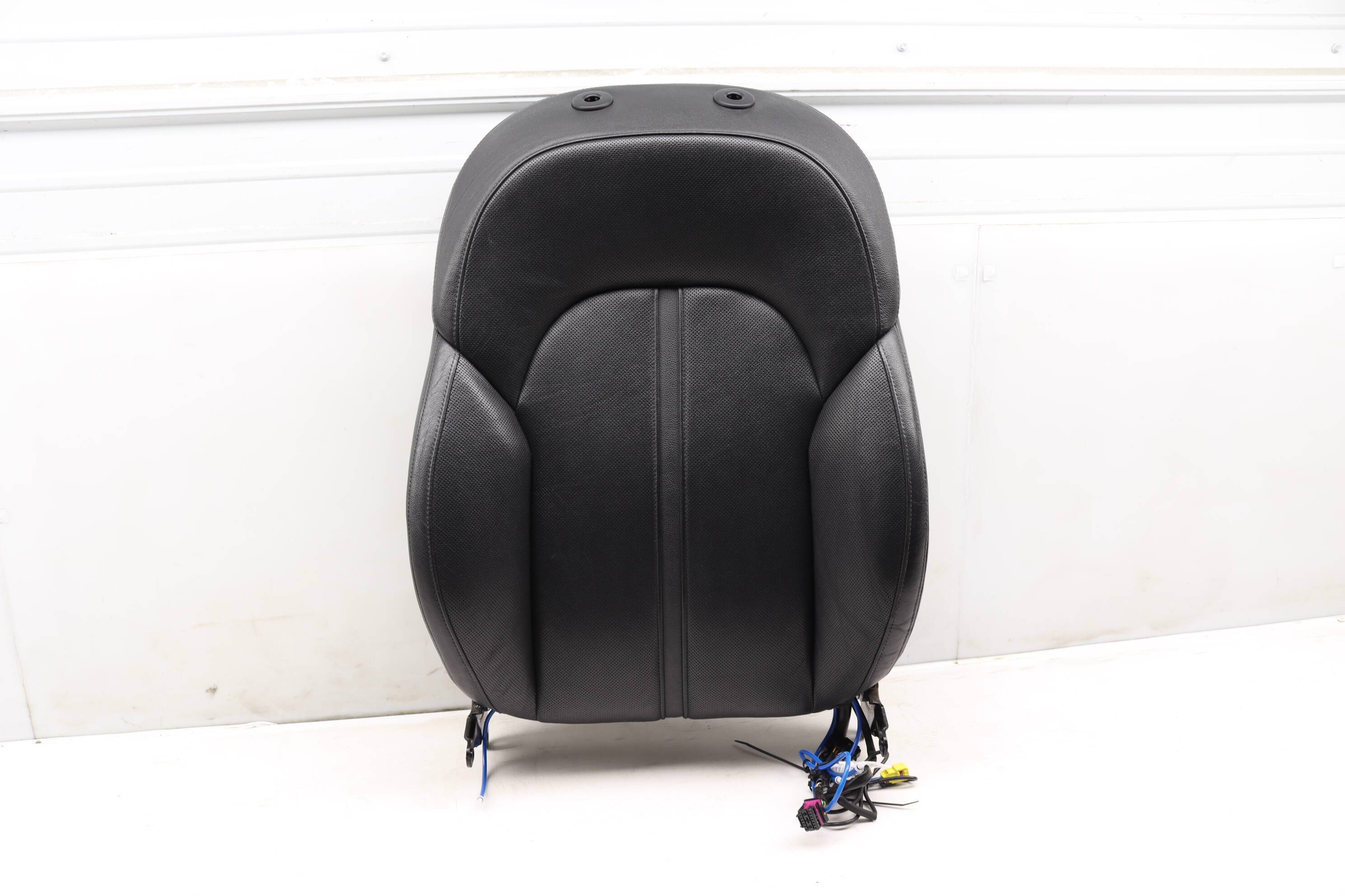 Audi Front Left Upper Seat Backrest Cushion Assembly 4H0881805T