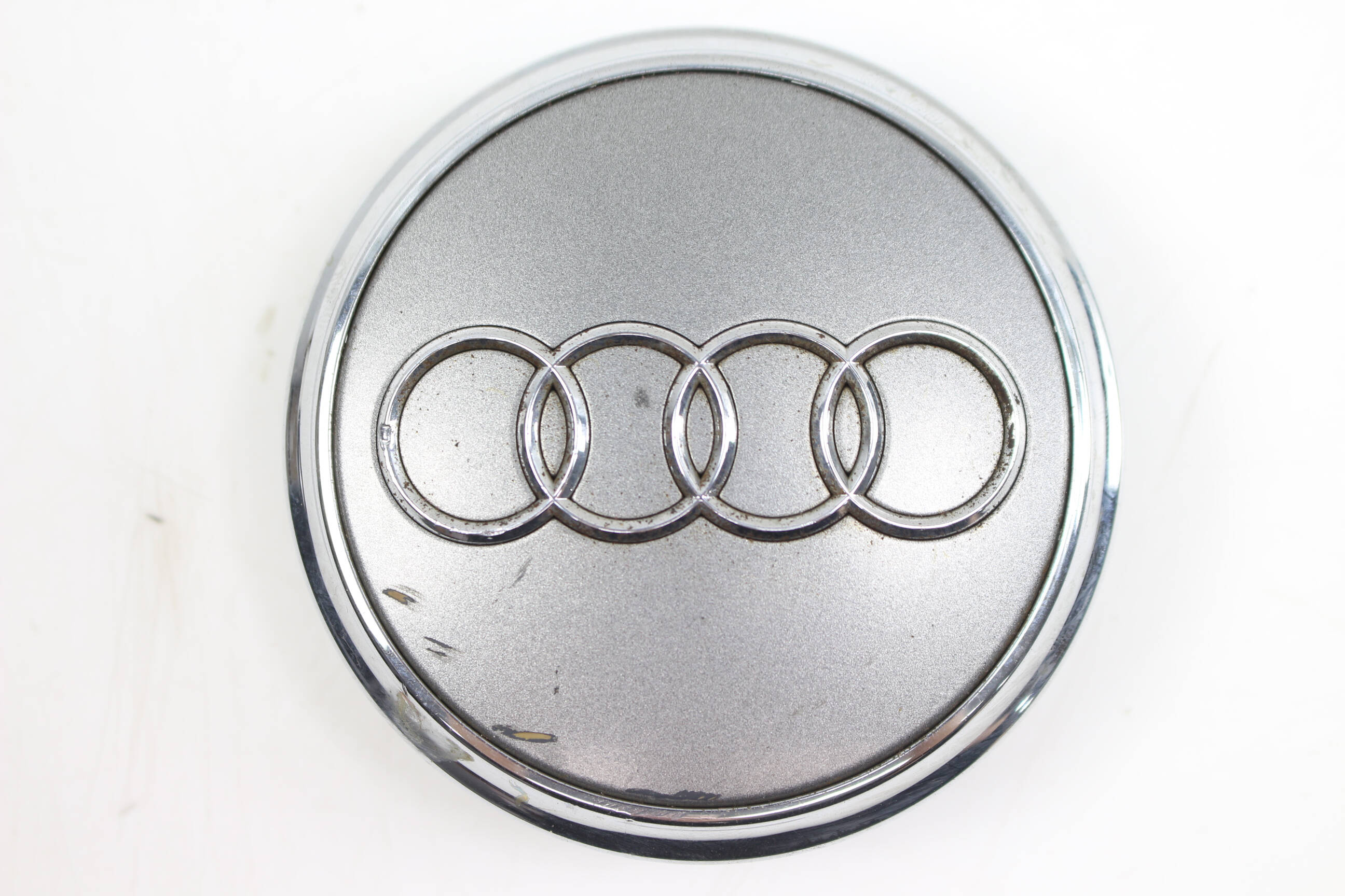 Audi Wheel / Rim Center Cap (Q7) 4L0601170