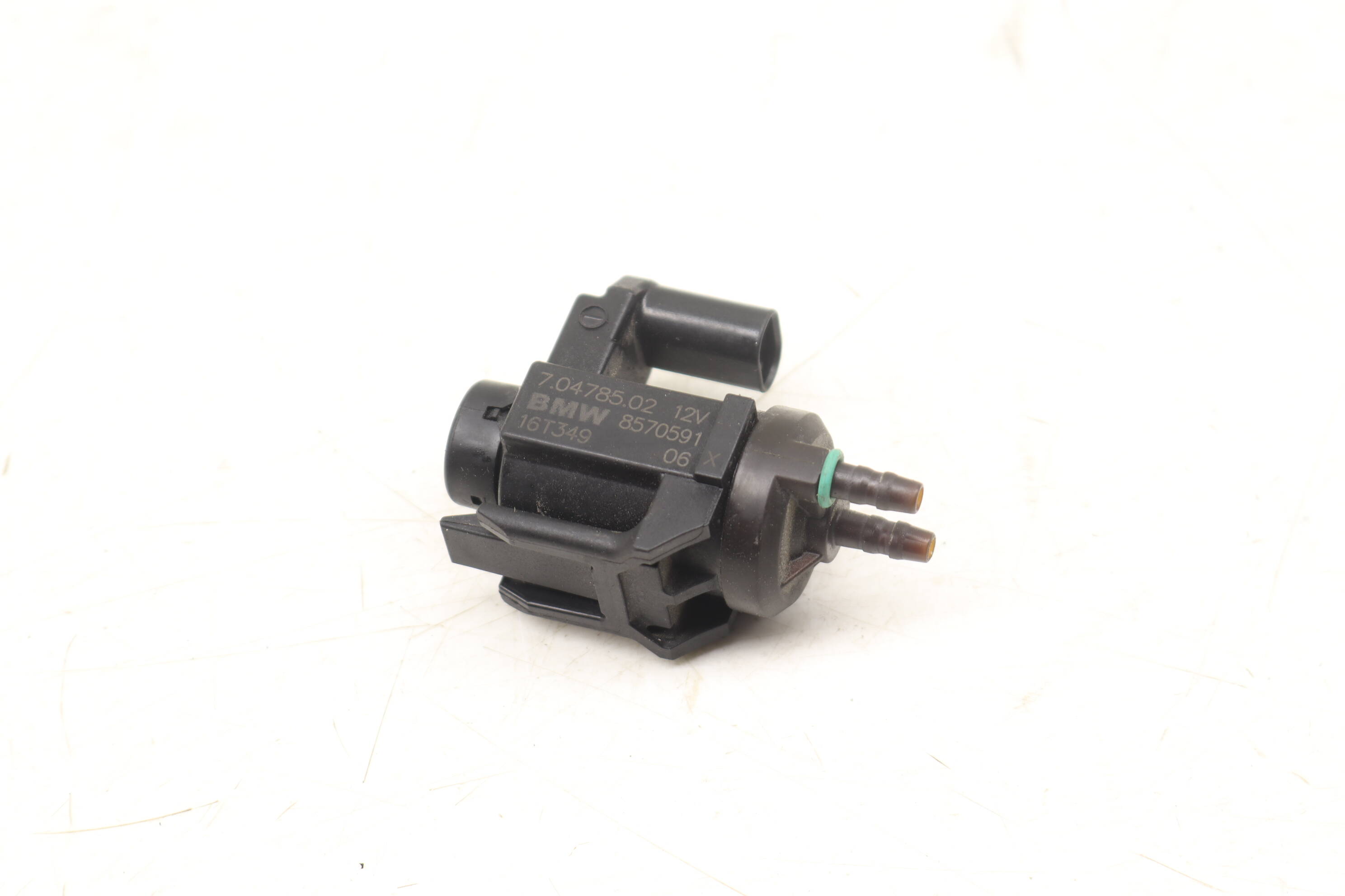 BMW Electric Valve / Vacuum Solenoid 11748570591