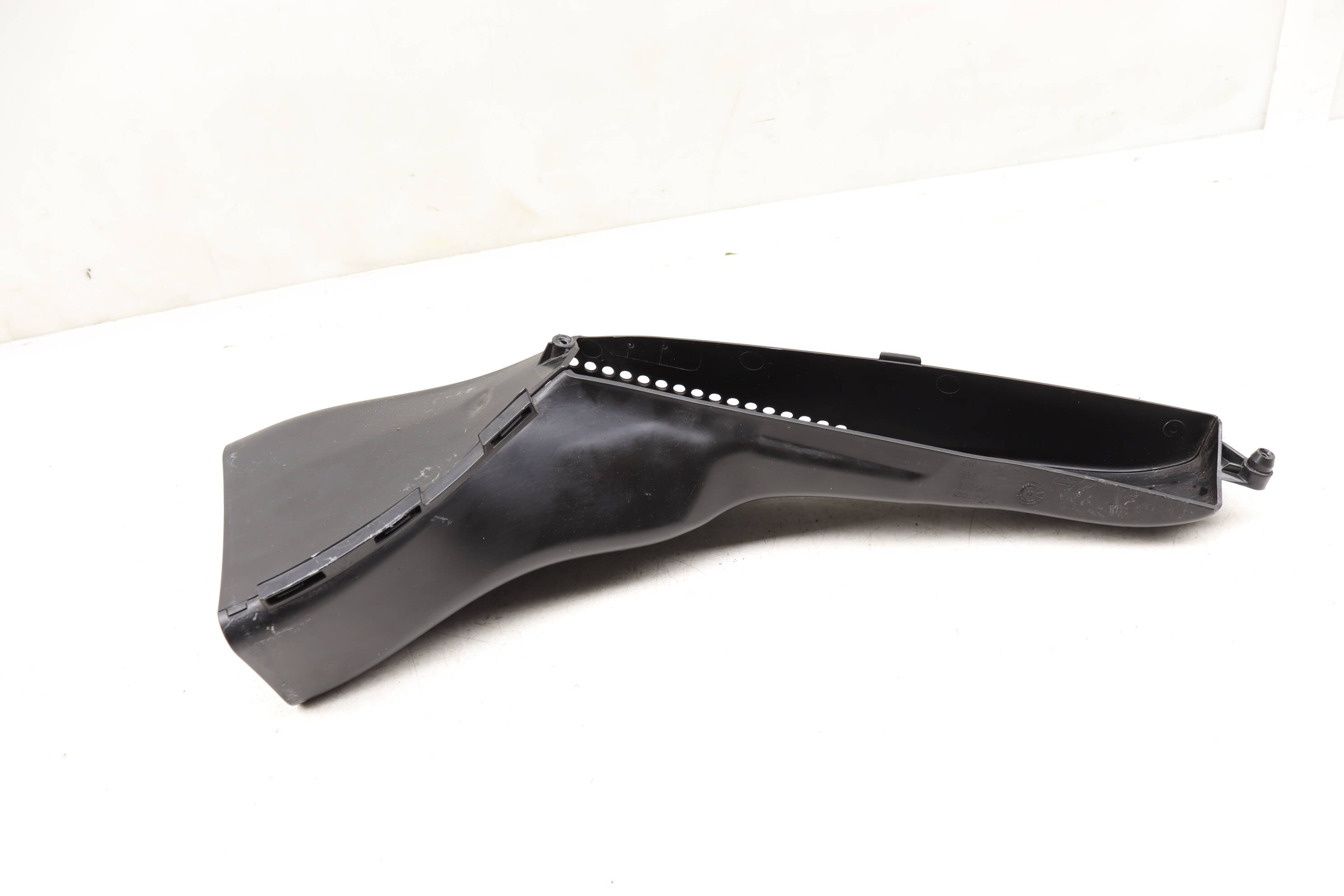Audi Air Intake Duct (S5, RS5, A4 Quattro, S4, A4) 8W0129618