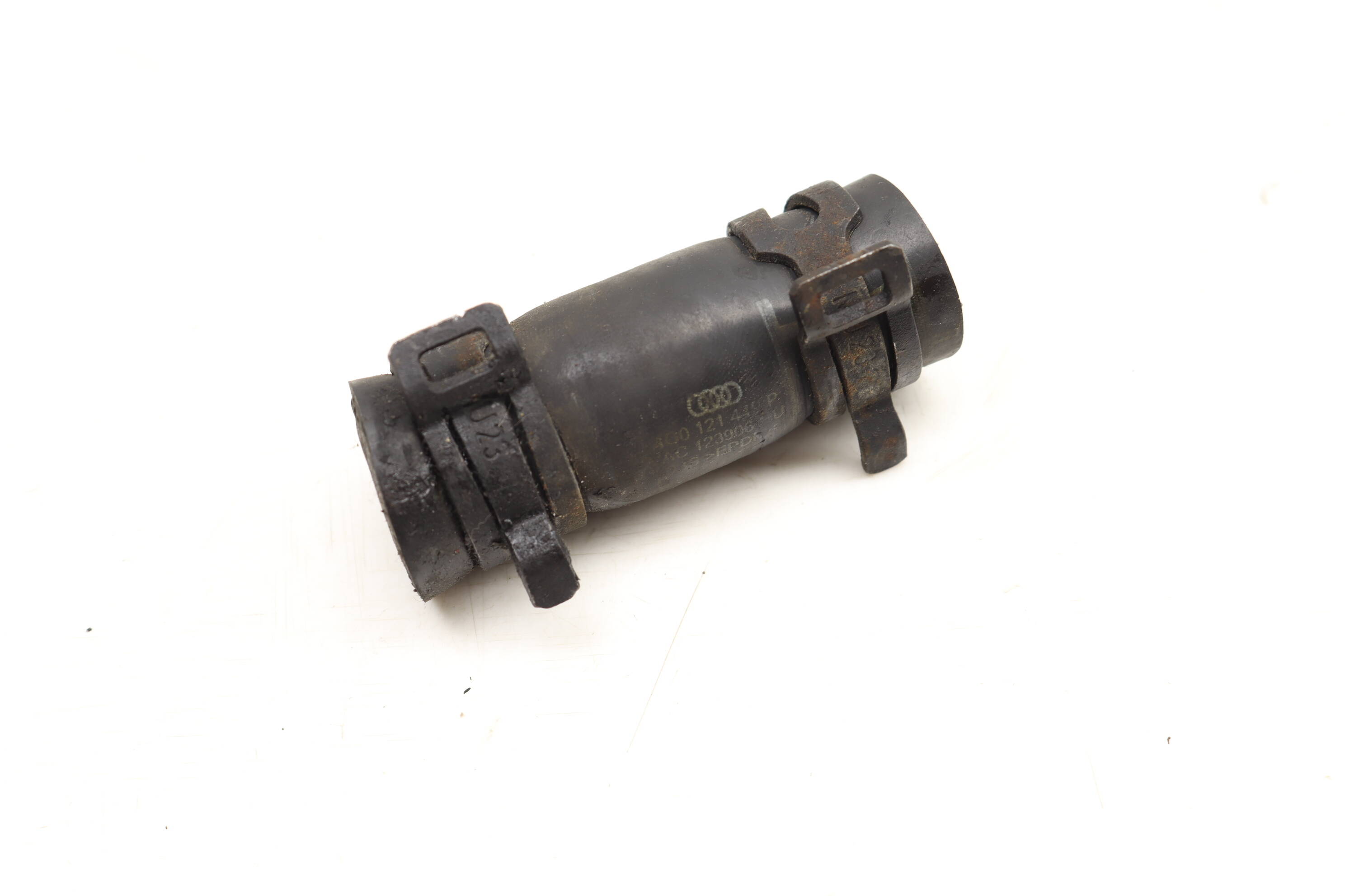RIGHT - COOLANT HOSE / LINE - AUDI A6 A7 RS3 S6 S7 - 4G0121449P