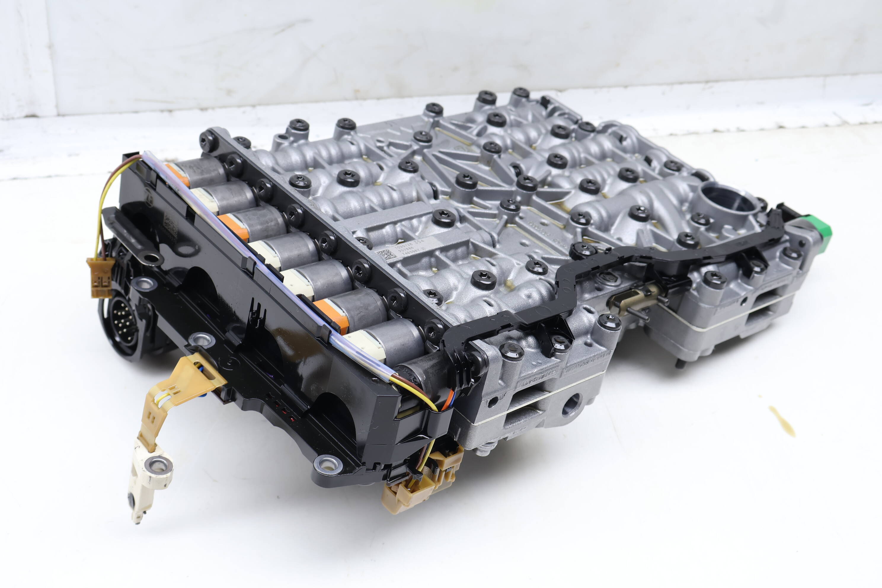 Land Rover Transmission Valve Body / Mechatronic LR093849