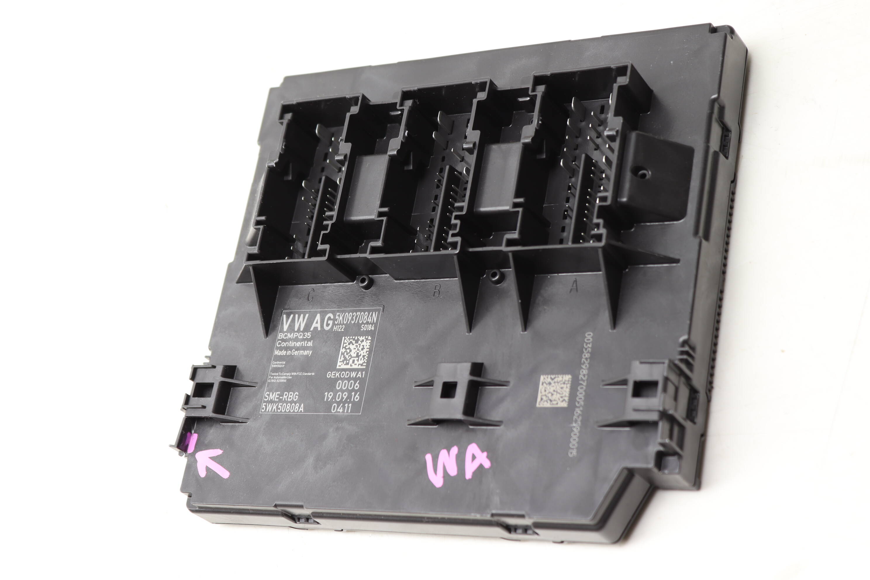 VW Body Control Module / Bcm (Tiguan, Eos, Passat) 5K0937084N