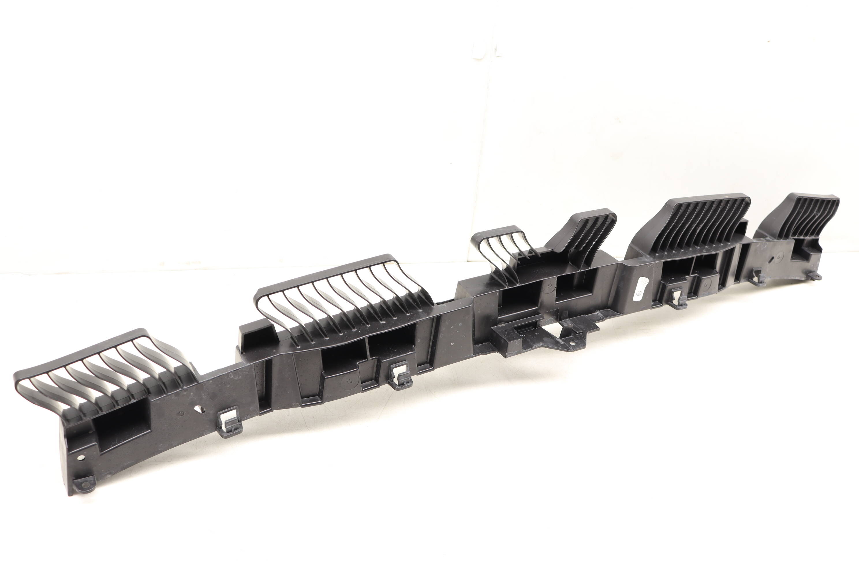 VW Rear Center Bumper Mount / Bracket (Taos) 2GJ807863A