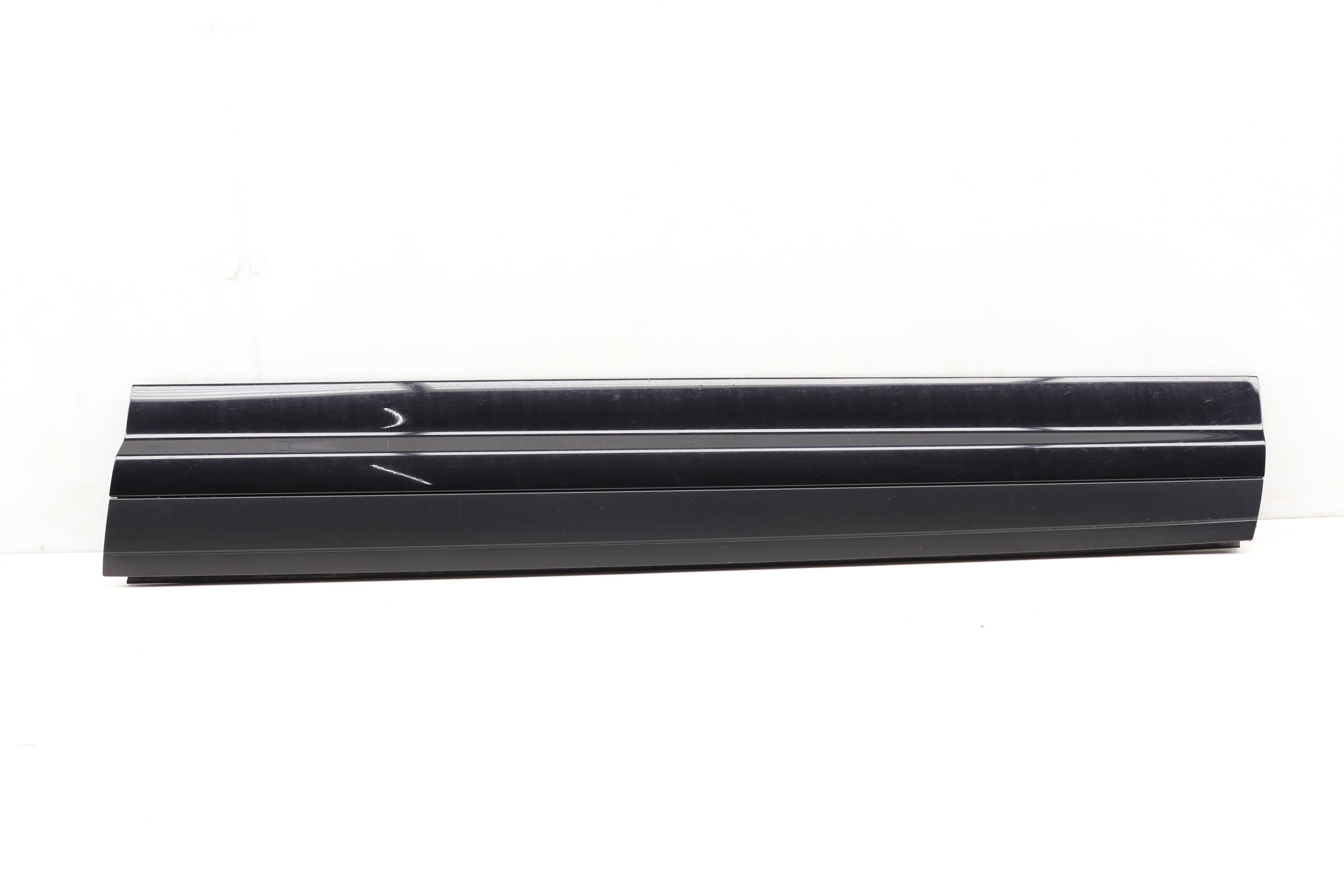 WolfAutoParts.com - FRONT RIGHT - LOWER DOOR MOLDING / BLADE - PORSCHE ...