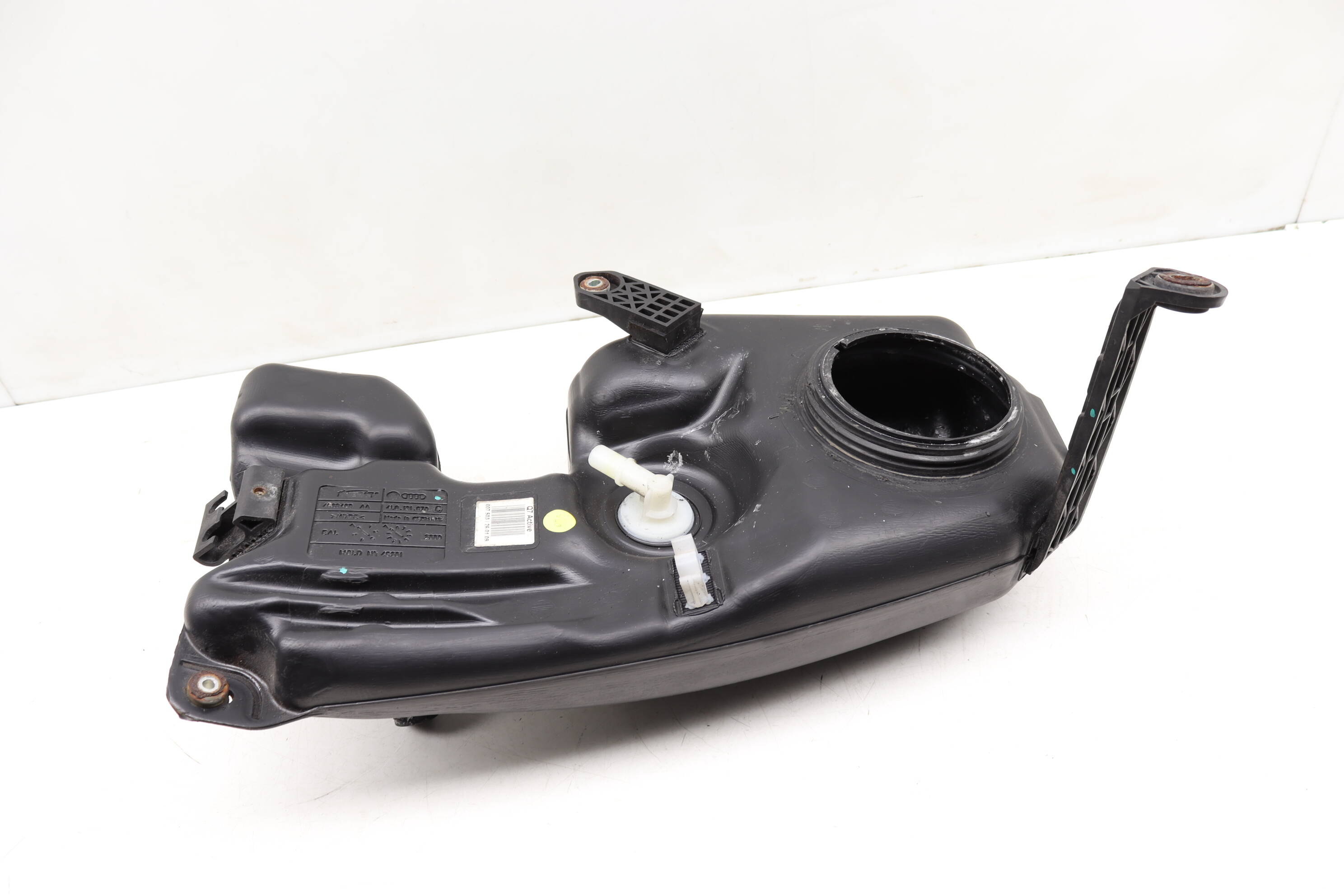 Audi Diesel Exhaust Fluid Tank / Def Reservoir (Q7) 4L0131878C