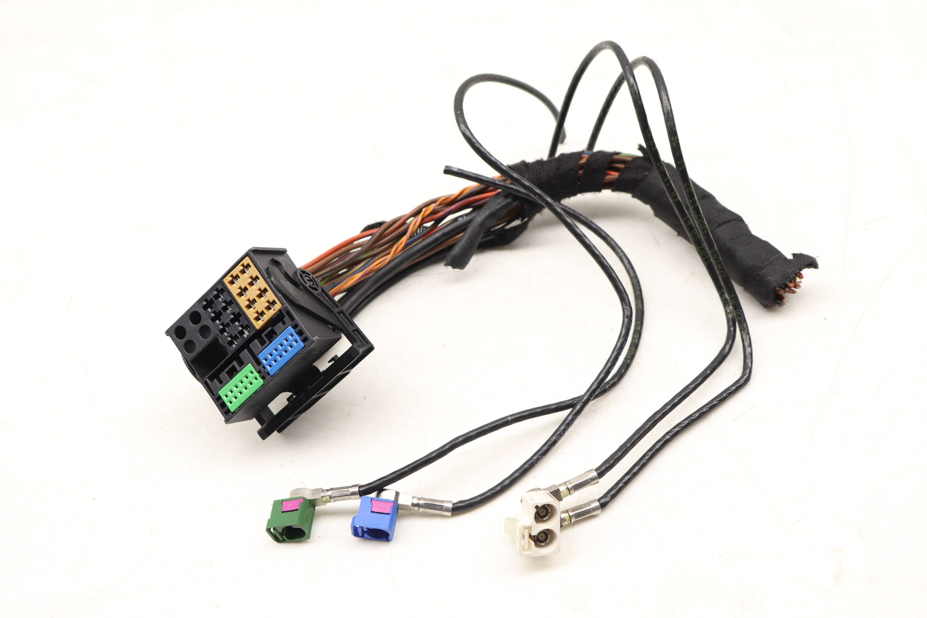 VW Radio / Stereo / Navigaton Unit Wiring Connector / Pigtail Set